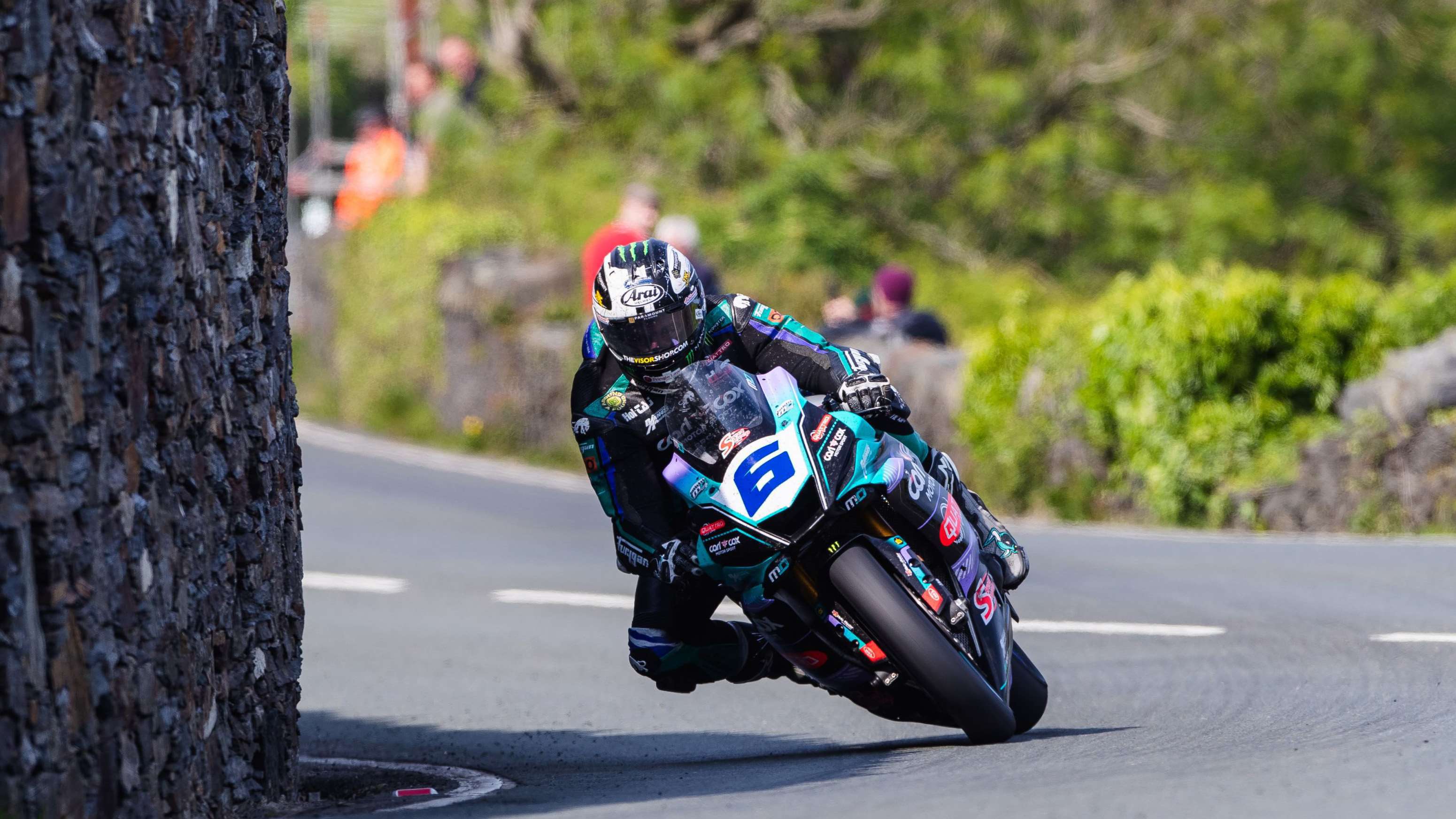 Michael Dunlop equals TT record with 26 wins | GRR
