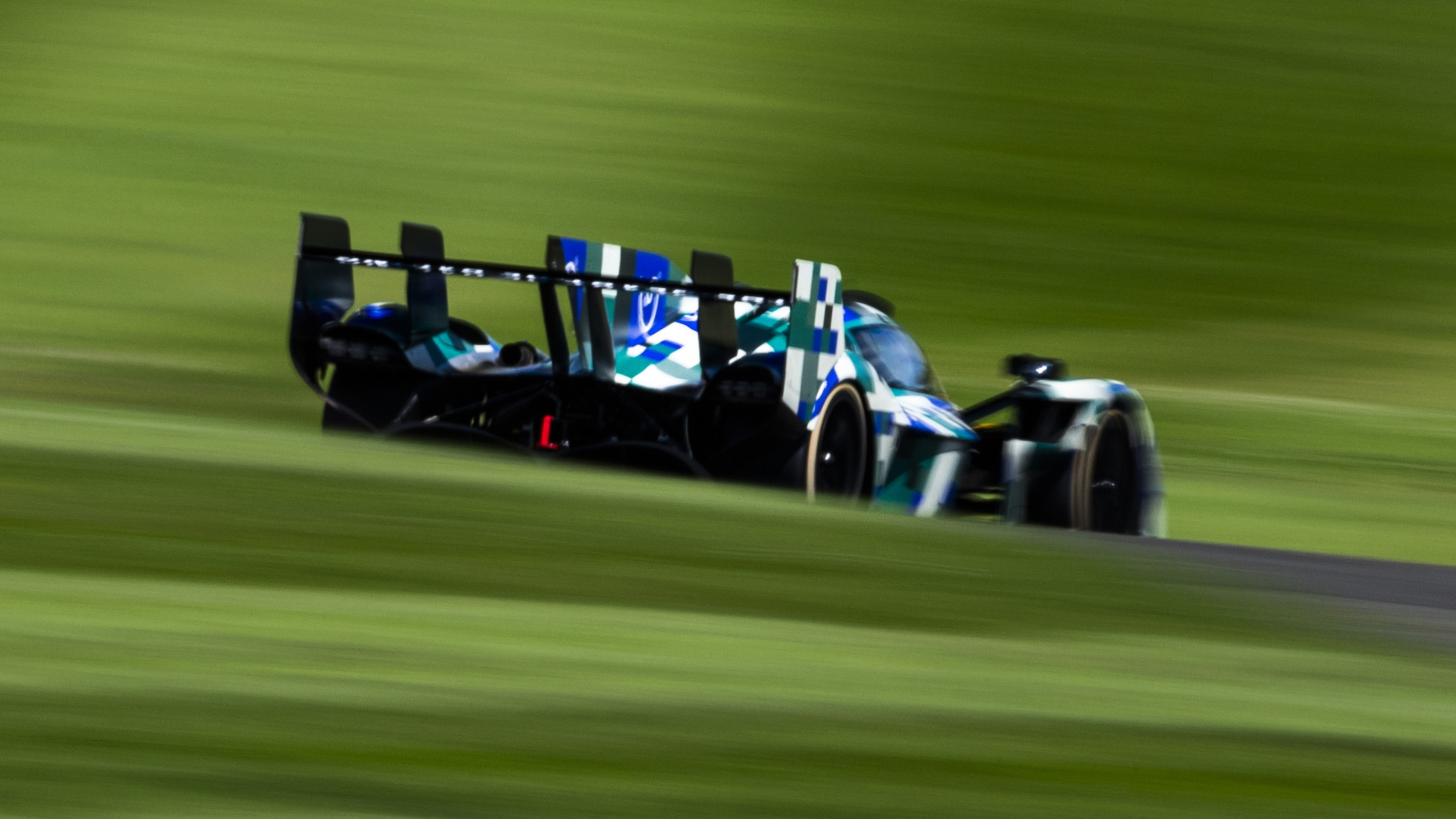 Aston Martin Valkyrie AMR-LMH prototype heads out testing | GRR
