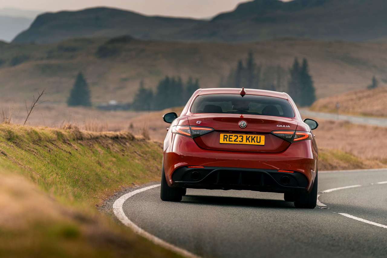 First Drive: Alfa Romeo Giulia 2023 Review | GRR