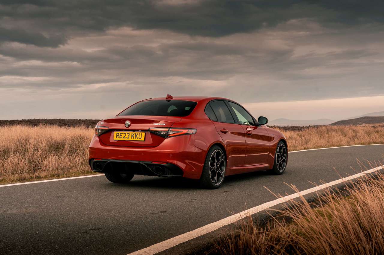 First Drive: Alfa Romeo Giulia 2023 Review | GRR