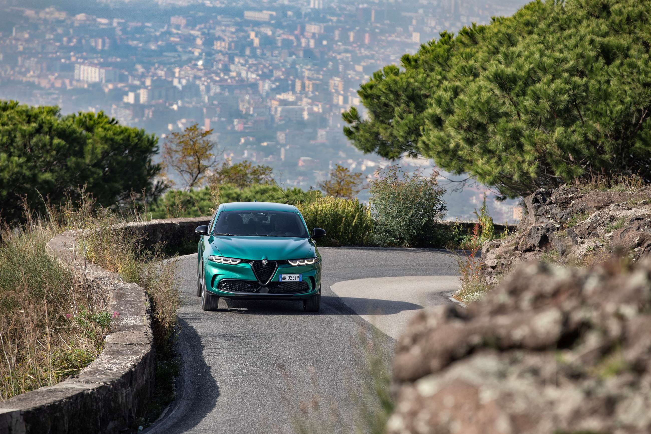 First Drive: Alfa Romeo Tonale PHEV 2022 Review | GRR