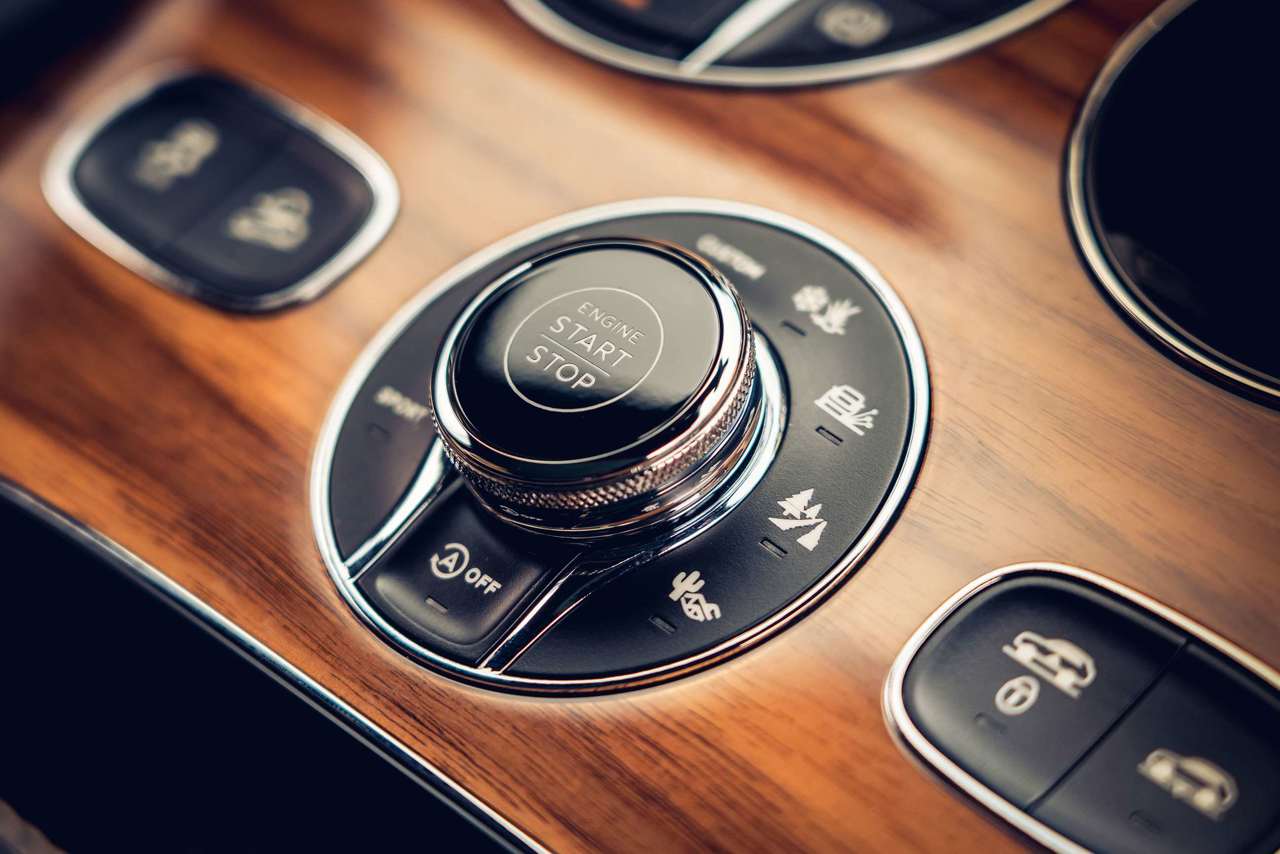 First Drive: 2021 Bentley Bentayga V8 Review | GRR