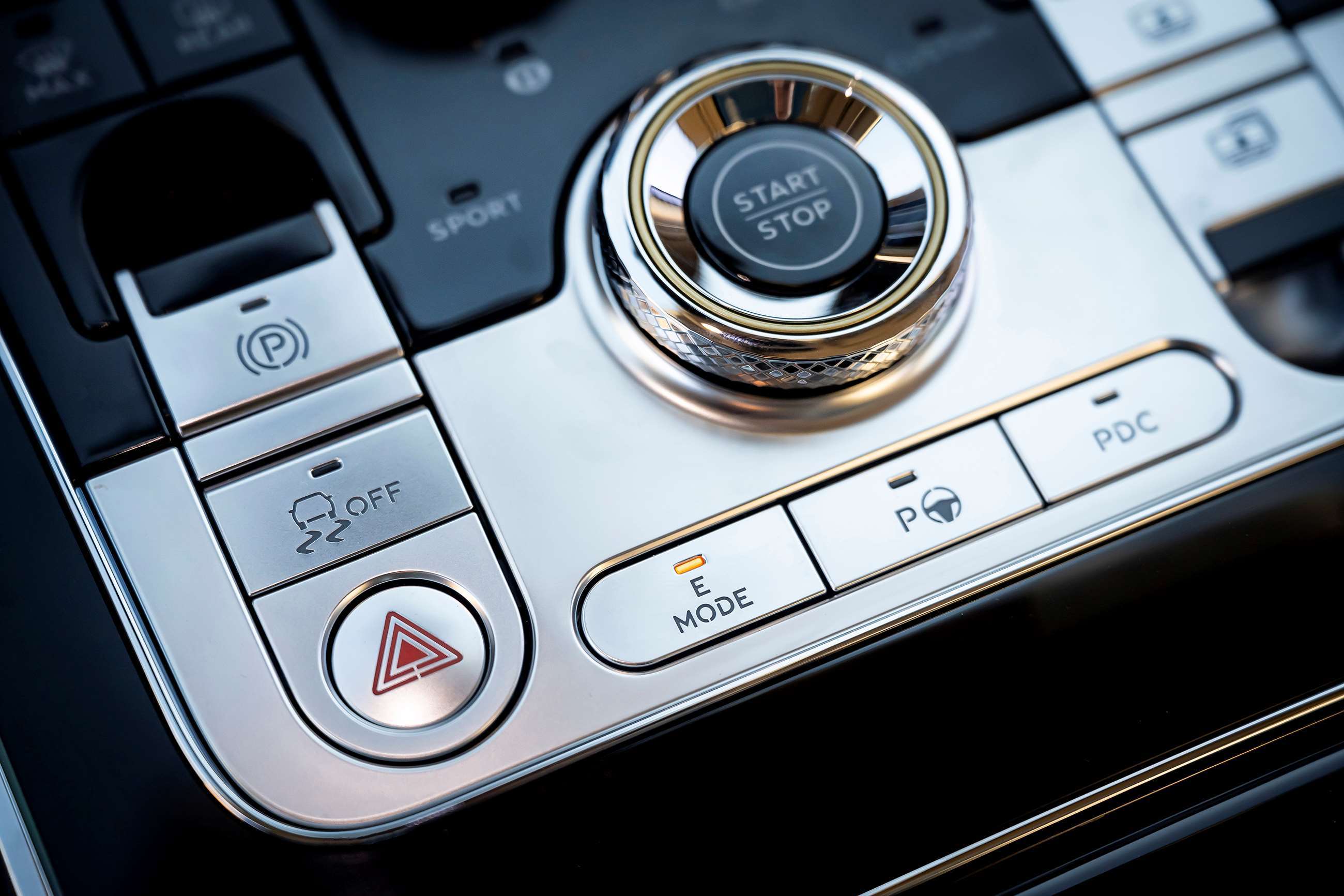 Goodwood Test: Bentley Flying Spur Hybrid 2022 Review | GRR