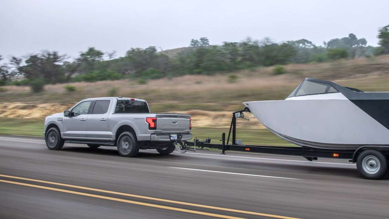 Goodwood Test: Ford F-150 Lightning 2023 Review | GRR
