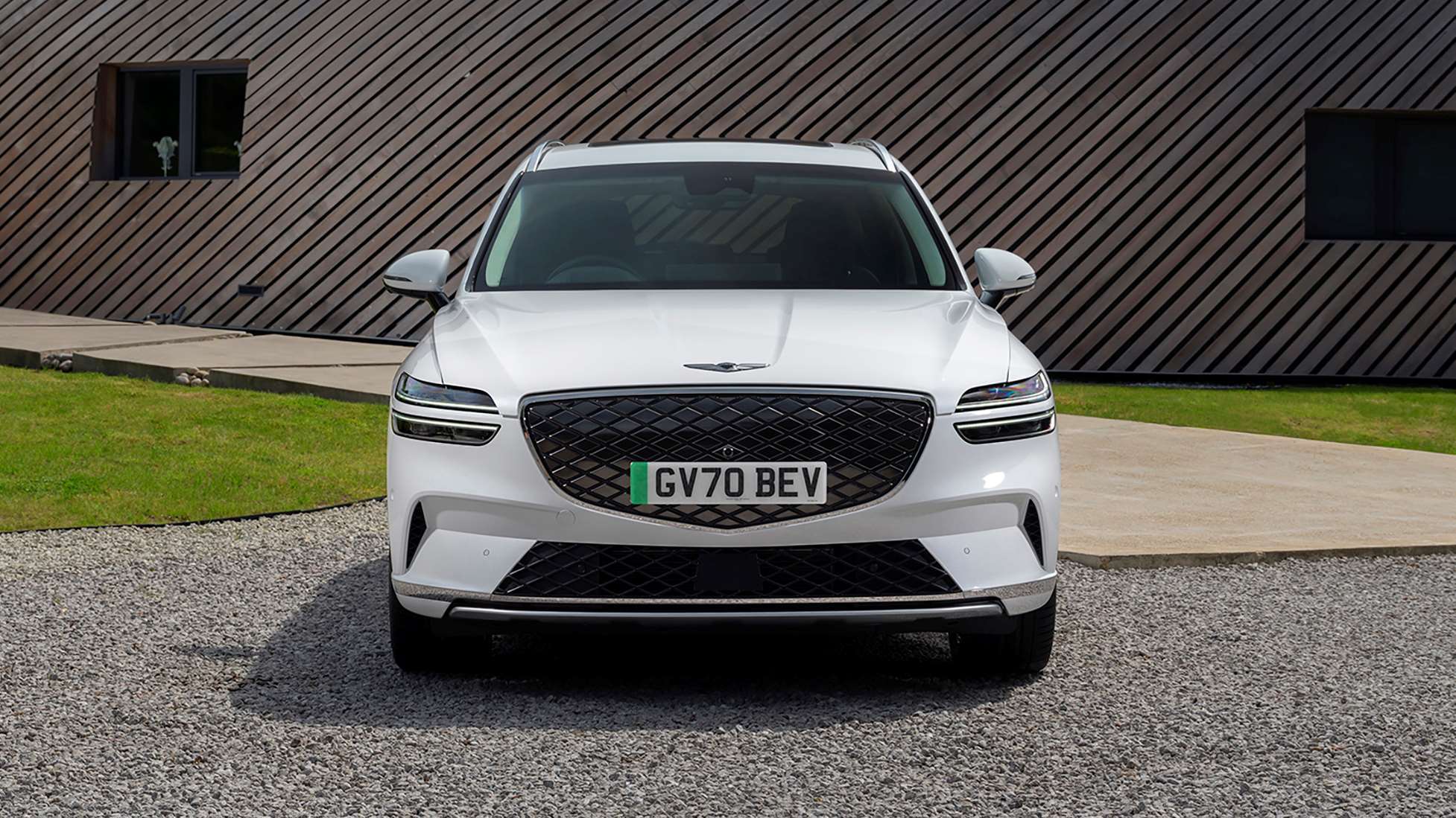 First Drive: Genesis Electrified GV70 2022 Review | GRR