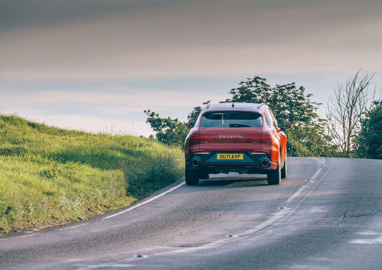 First Drive: 2021 Genesis GV70 Review | GRR