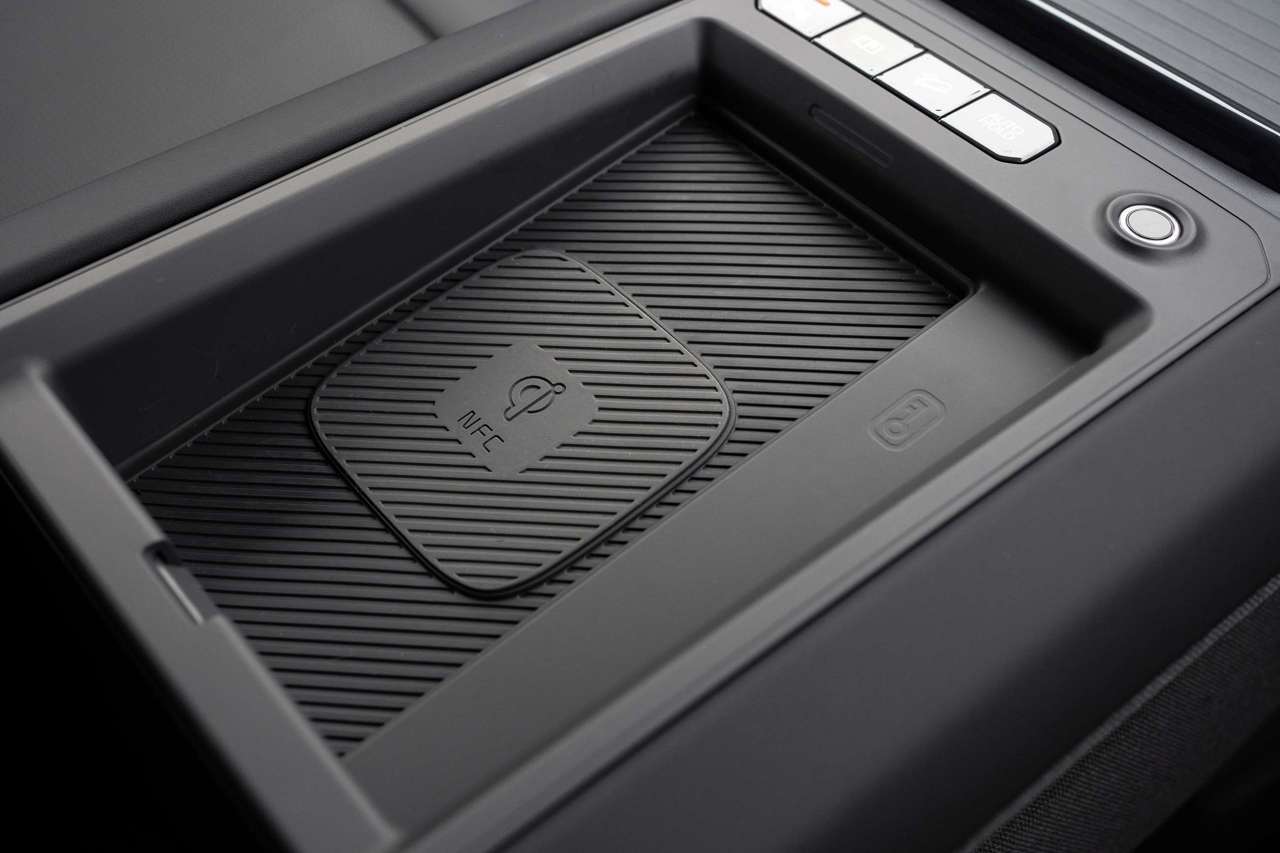 Kia EV9 2024 Review | Goodwood Test | GRR