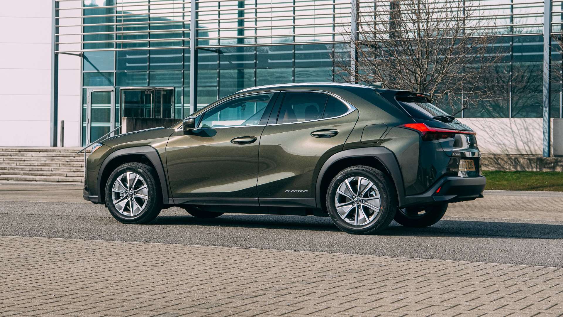 Lexus UX300e 2023 Review | Goodwood Test | GRR