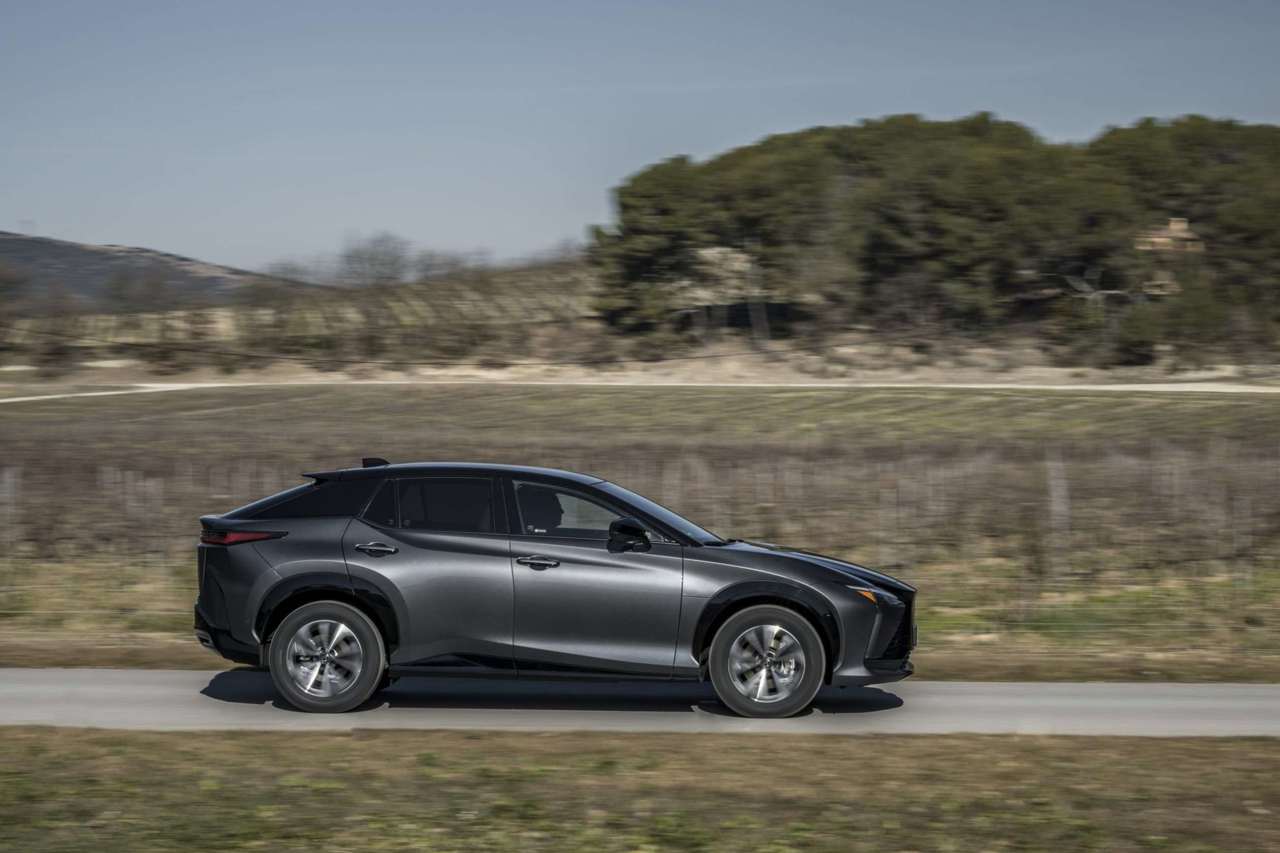 Lexus RZ 450e 2023 Review | First Drive | GRR