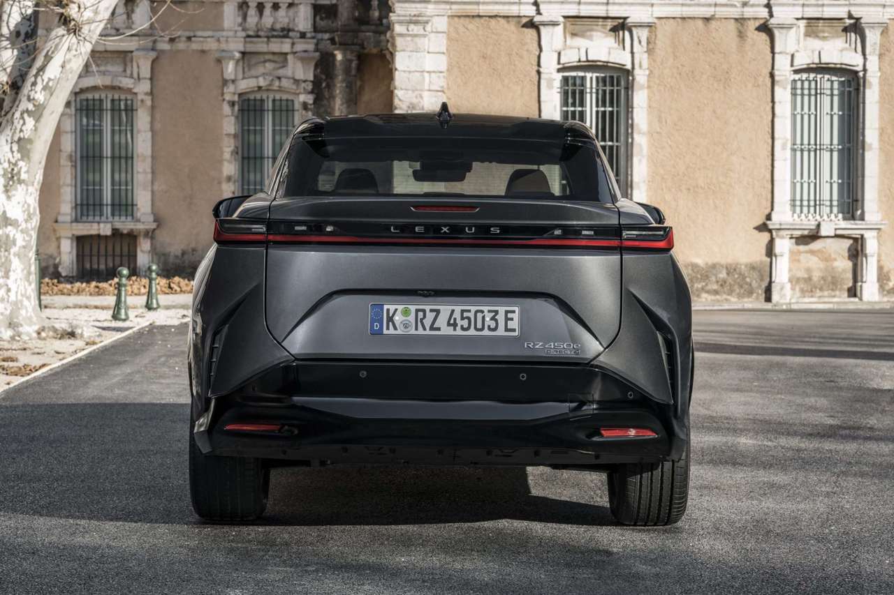 Lexus RZ 450e 2023 Review | First Drive | GRR