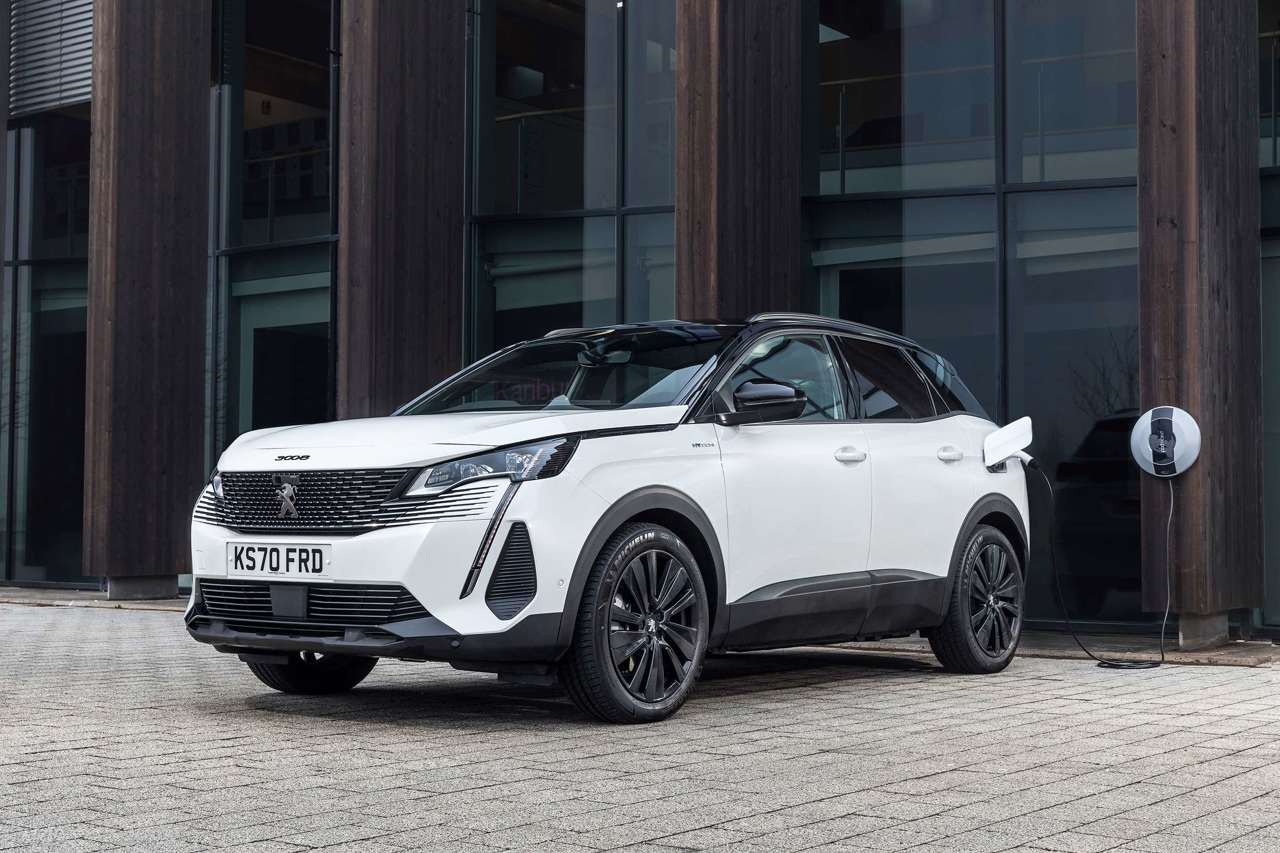 Goodwood Test: 2021 Peugeot 3008 Hybrid4 Review | GRR