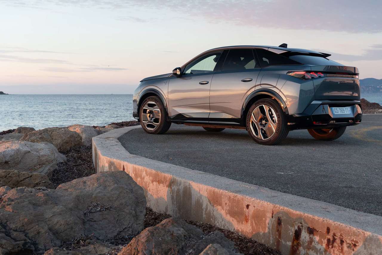 Peugeot e-3008 2024 Review | First Drive | GRR