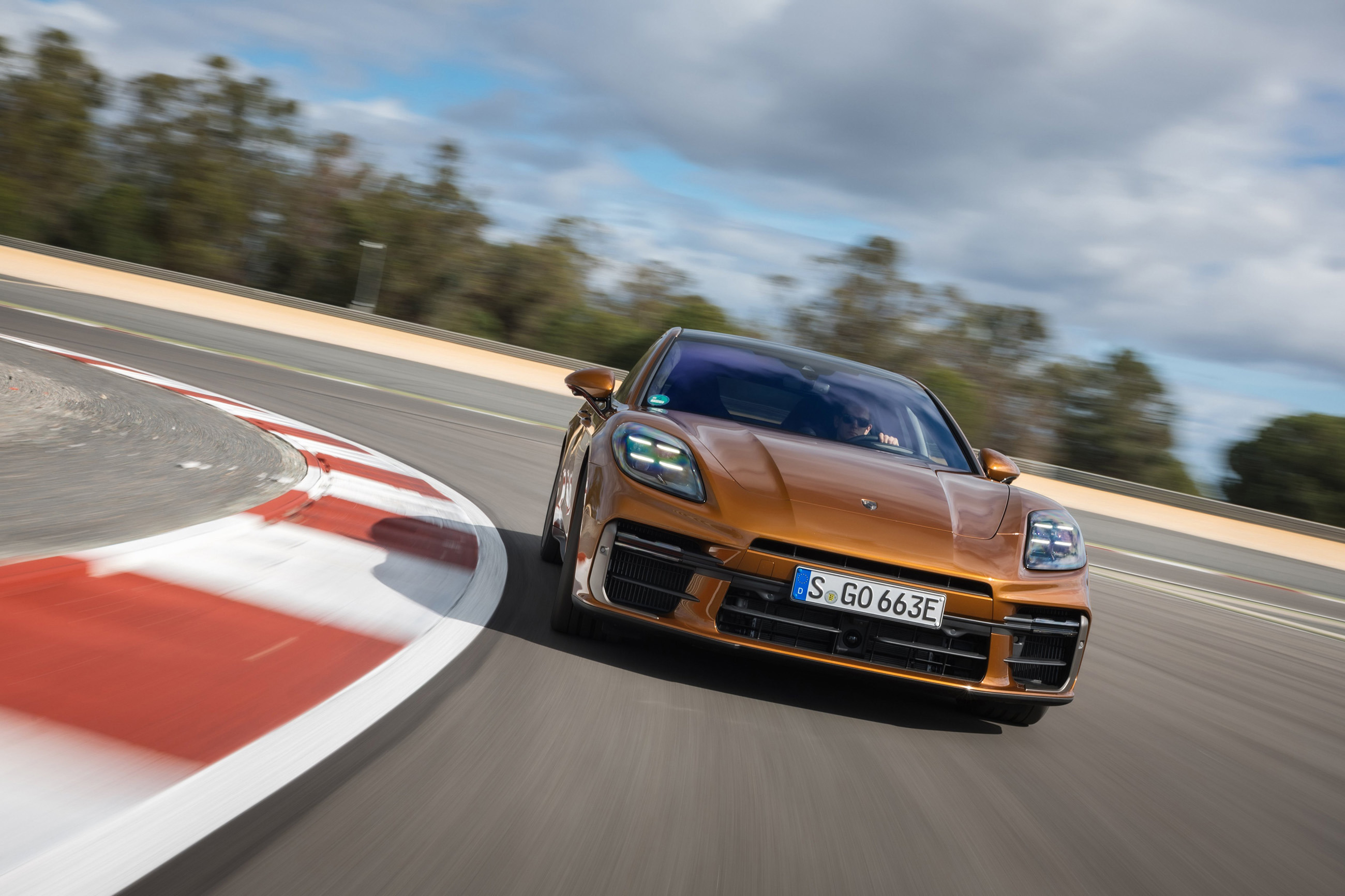 Porsche Panamera Turbo E-Hybrid 2024 review | Goodwood Test