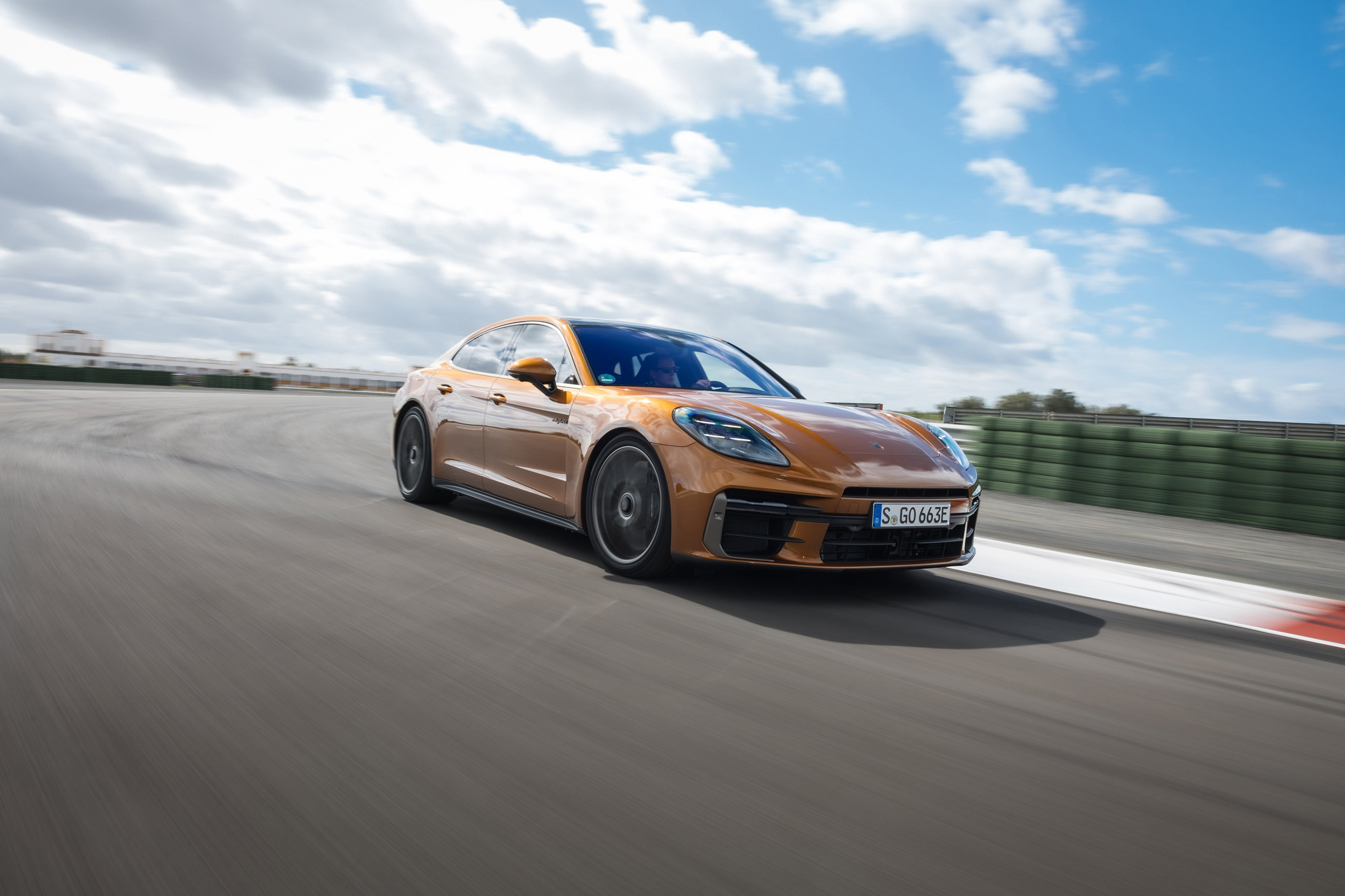 Porsche Panamera Turbo E-Hybrid 2024 review | Goodwood Test