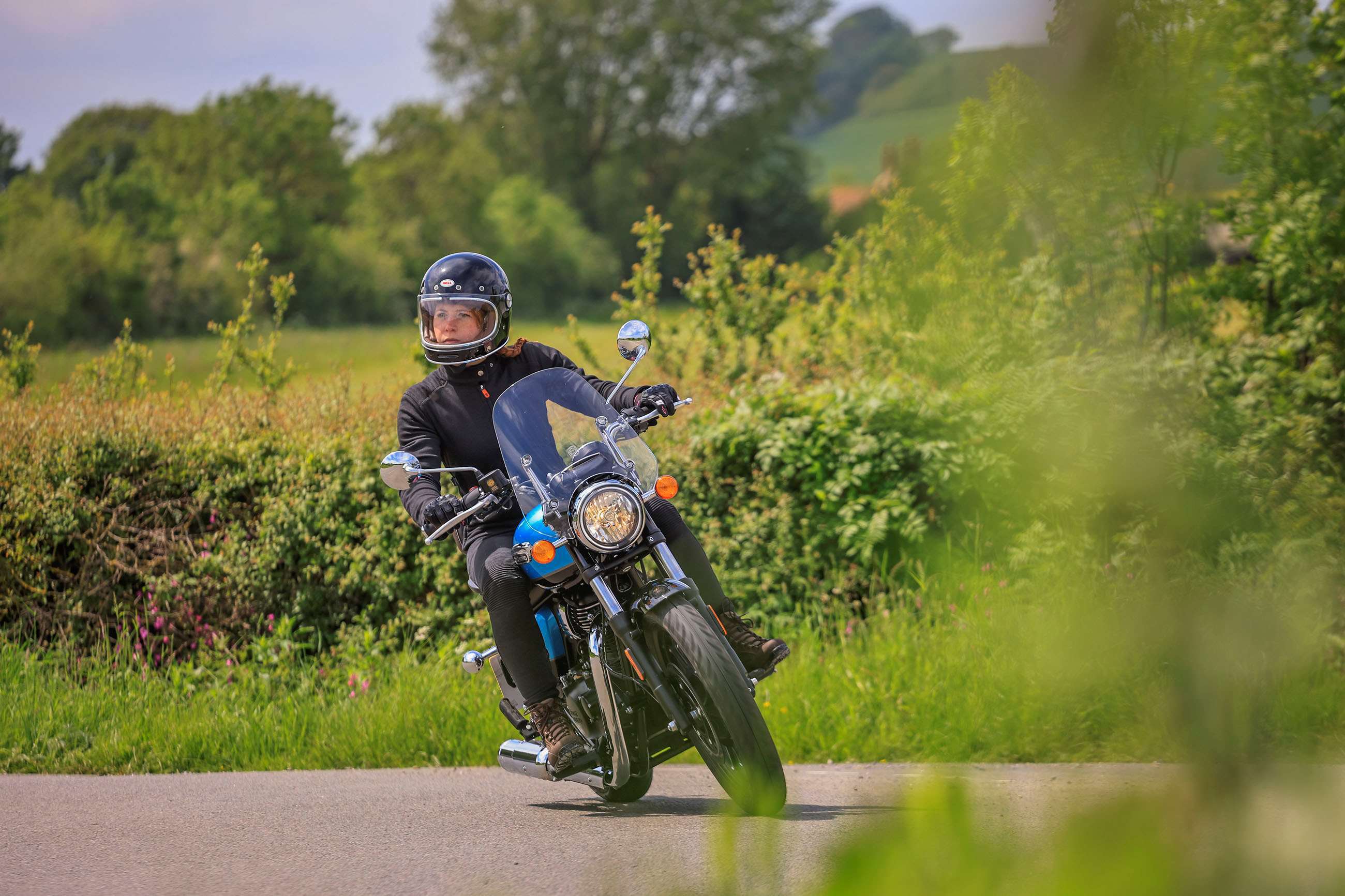 First Ride: 2021 Royal Enfield Meteor 350 Review | GRR