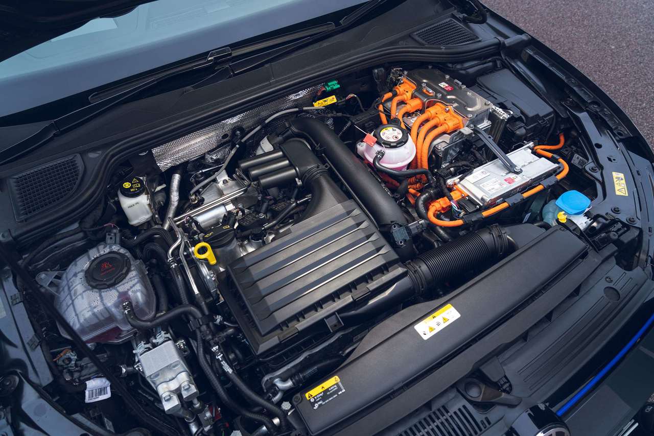 Goodwood Test: 2021 Volkswagen Golf GTE Review | GRR