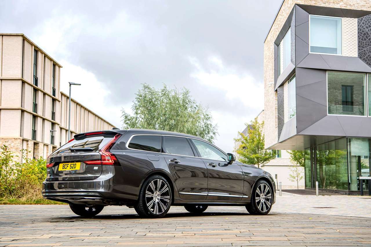 Volvo V90 T6 Recharge 2023 Review | Goodwood Test | GRR