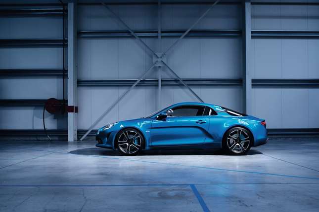 Stunning Alpine A110 sportscar revealed