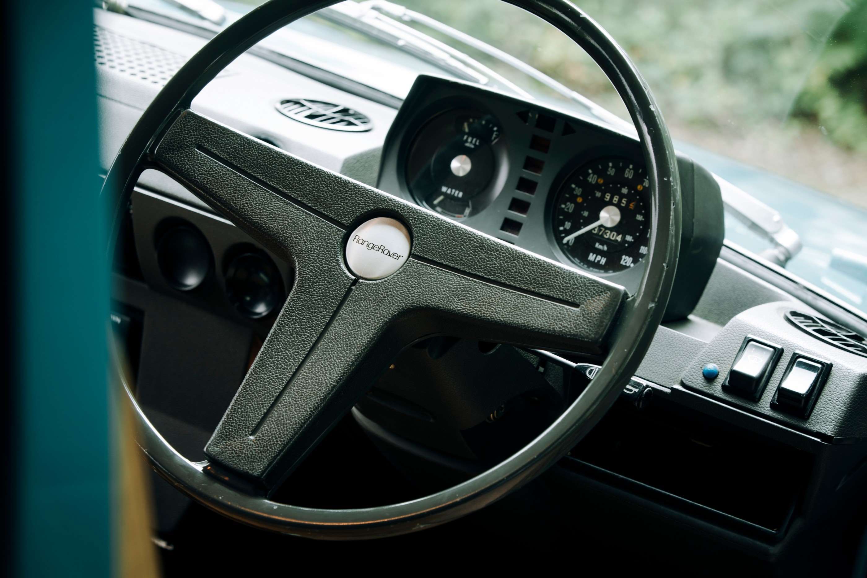 First Drive: 1969 Range Rover Velar