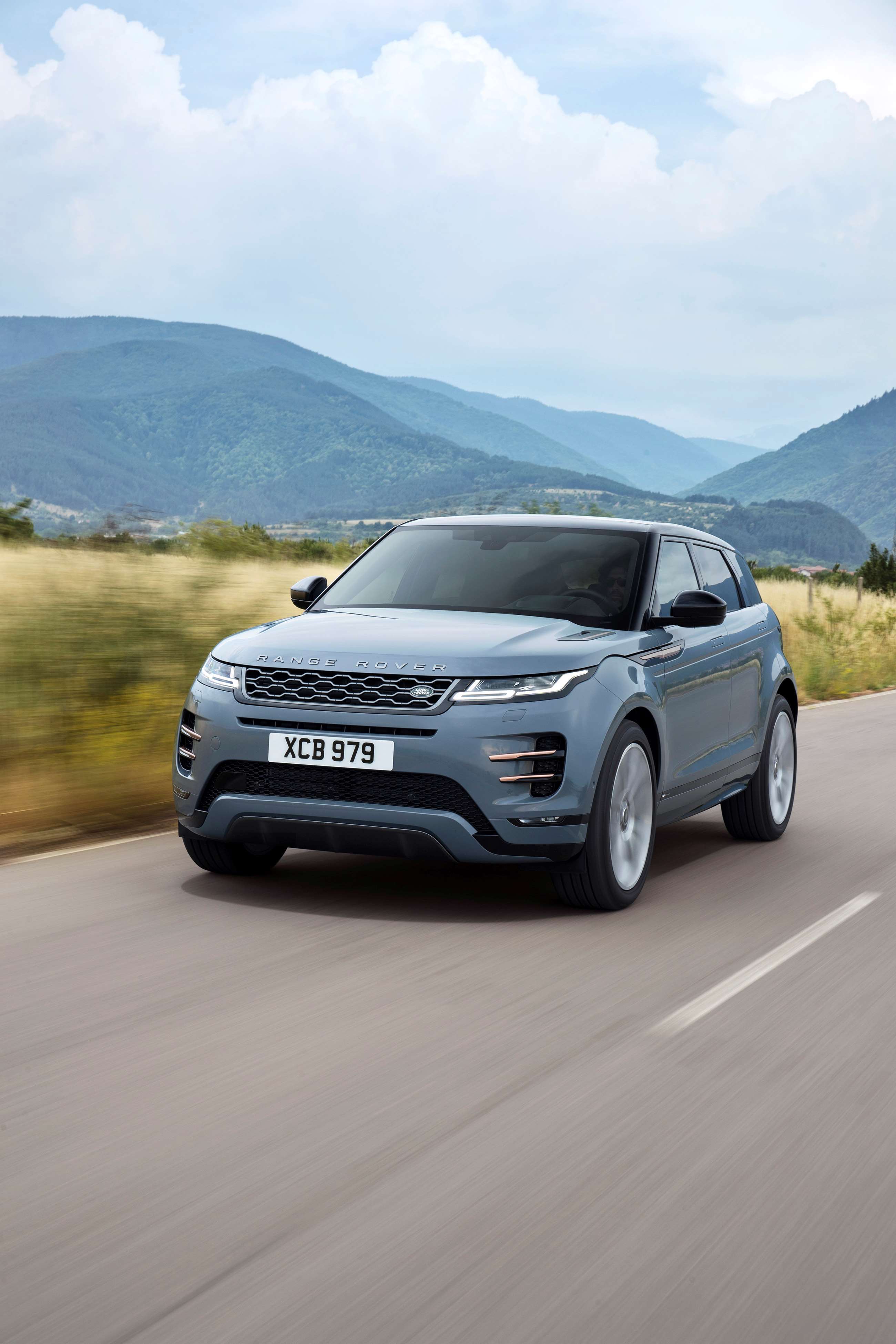 Second generation Range Rover Evoque comes over all grown-up