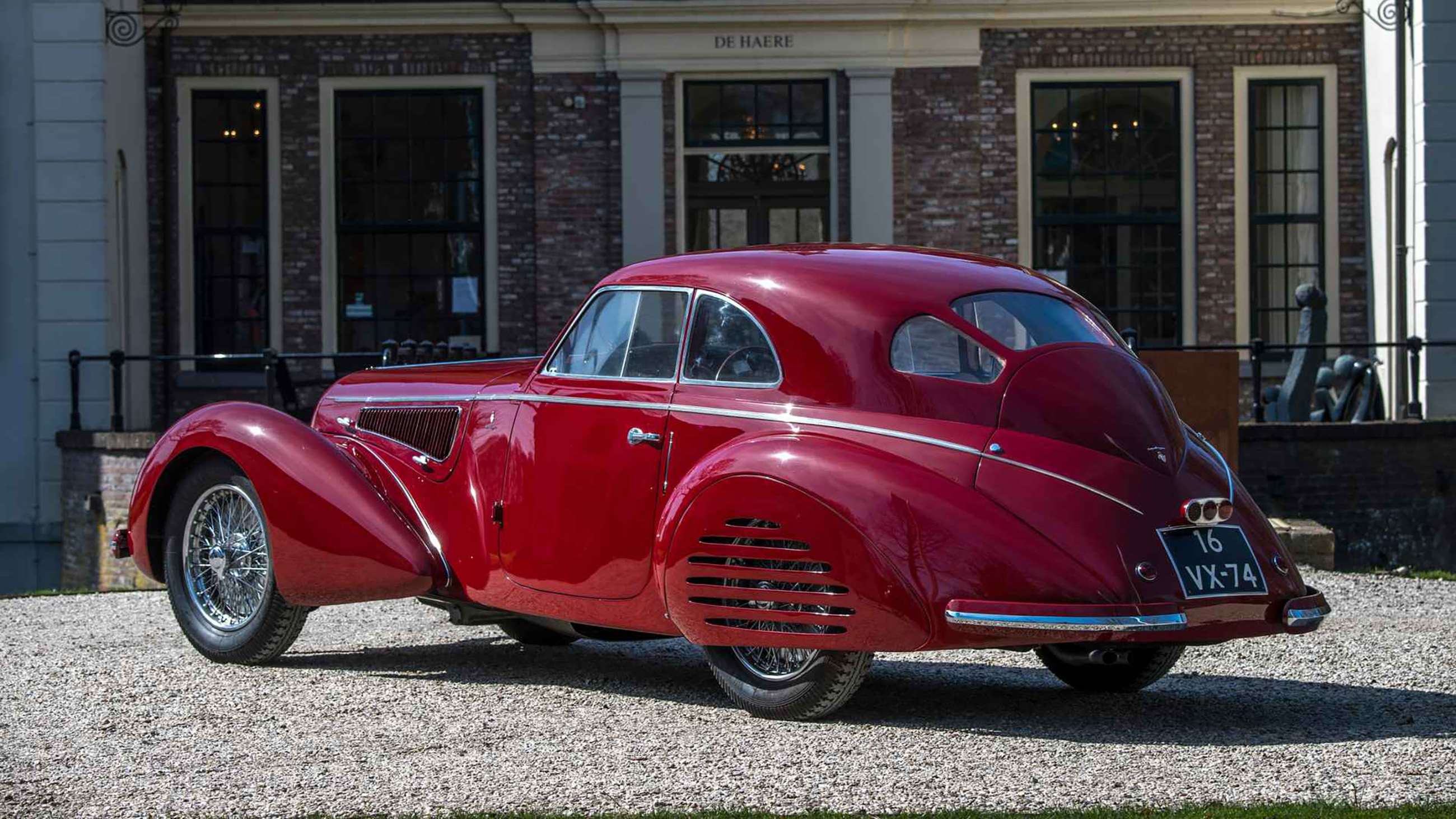 Stunning Alfa Romeo 8C Touring set for €22million auction