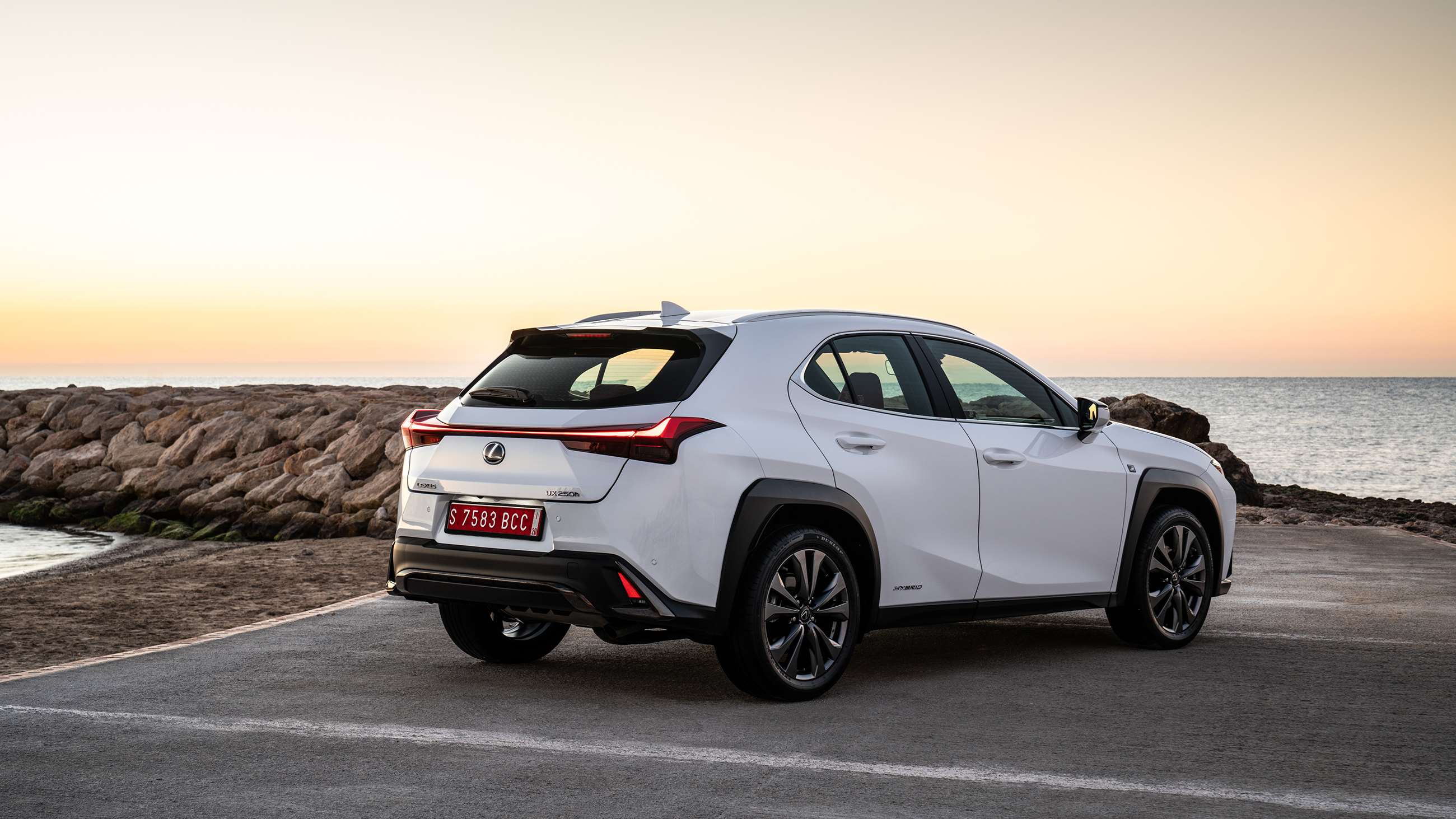 Review: 2019 Lexus UX 250h F Sport