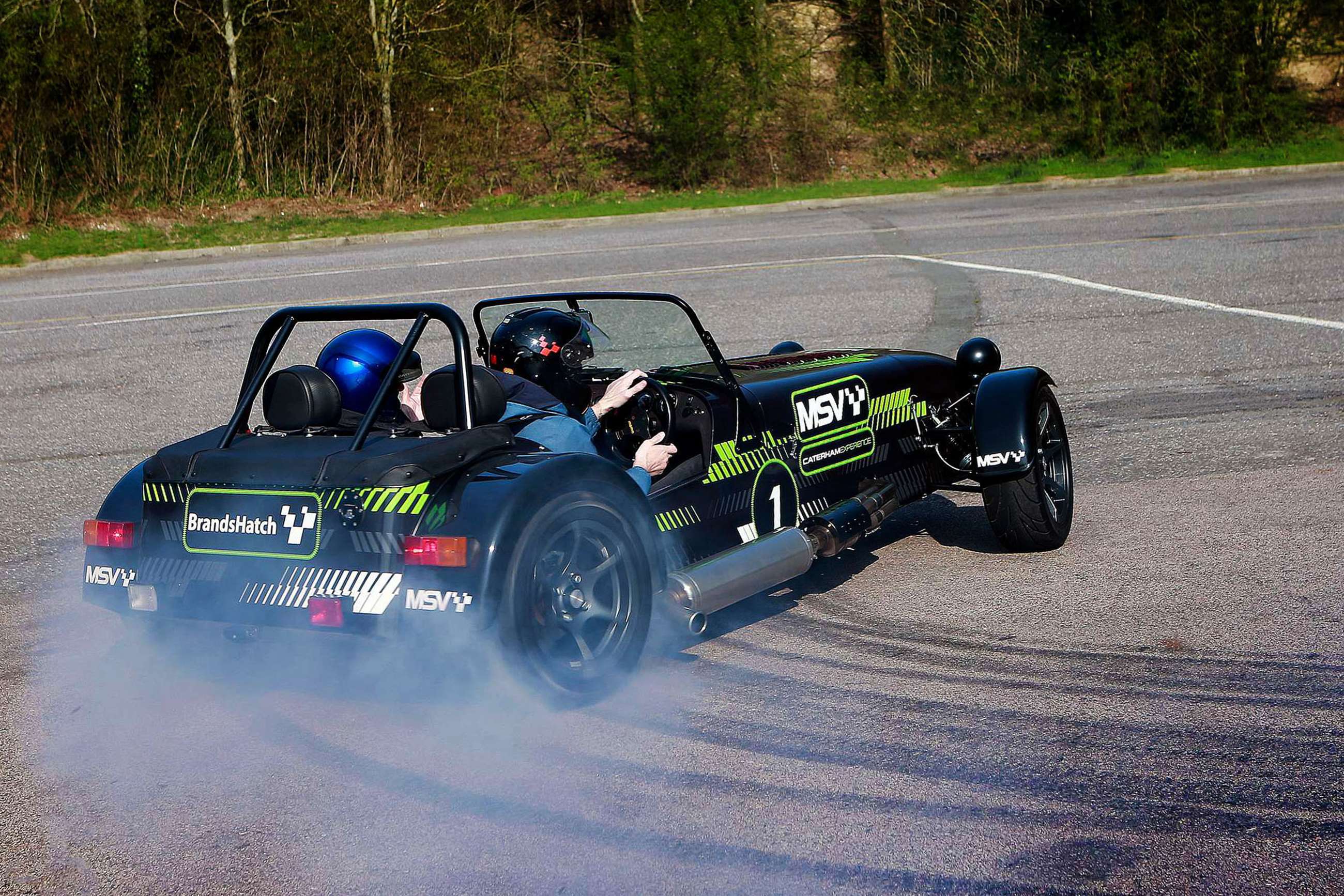 How to drift – a day with the Caterham Drift Experience