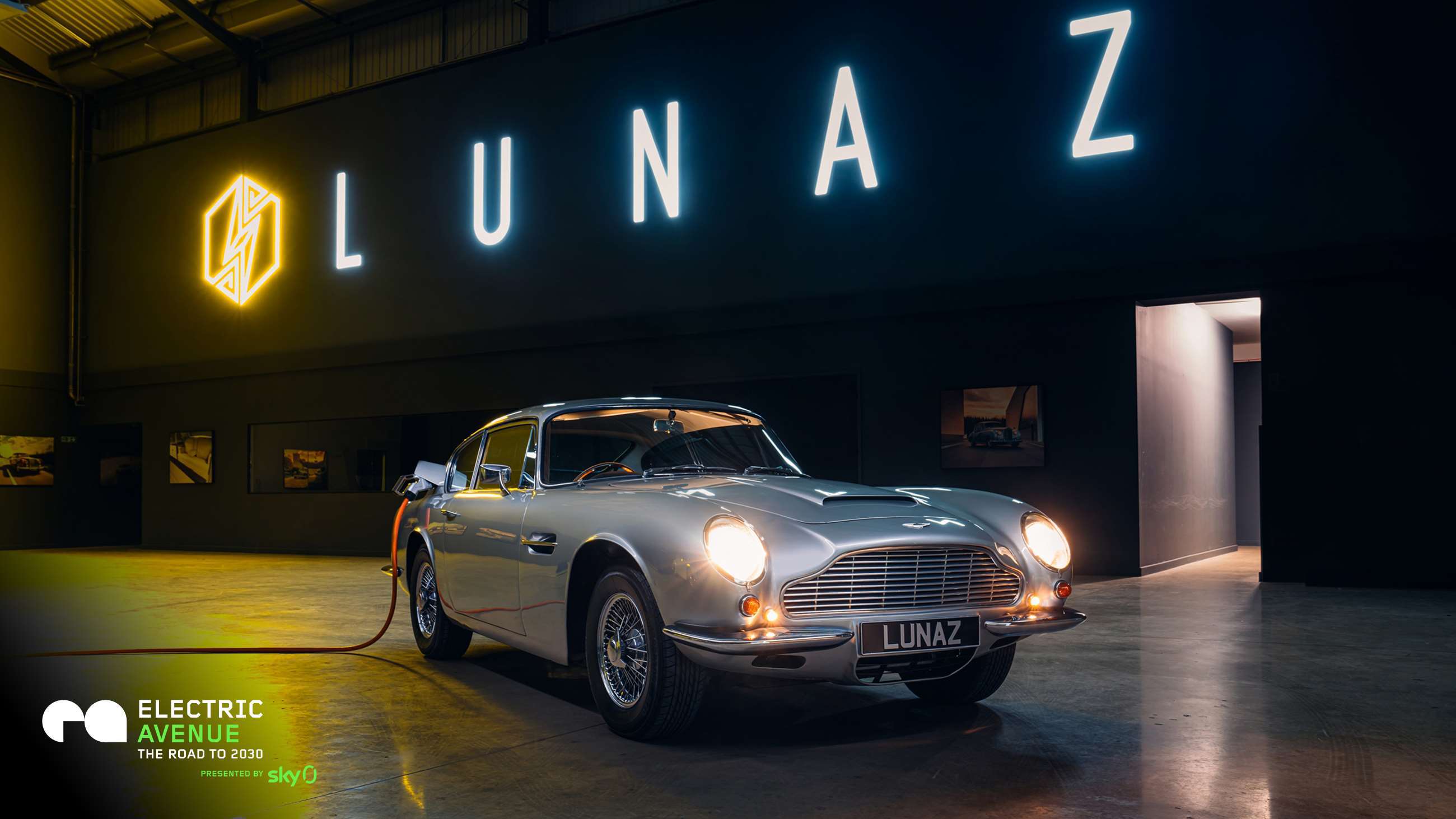 Lunaz builds convertible electric Range Rover | GRR