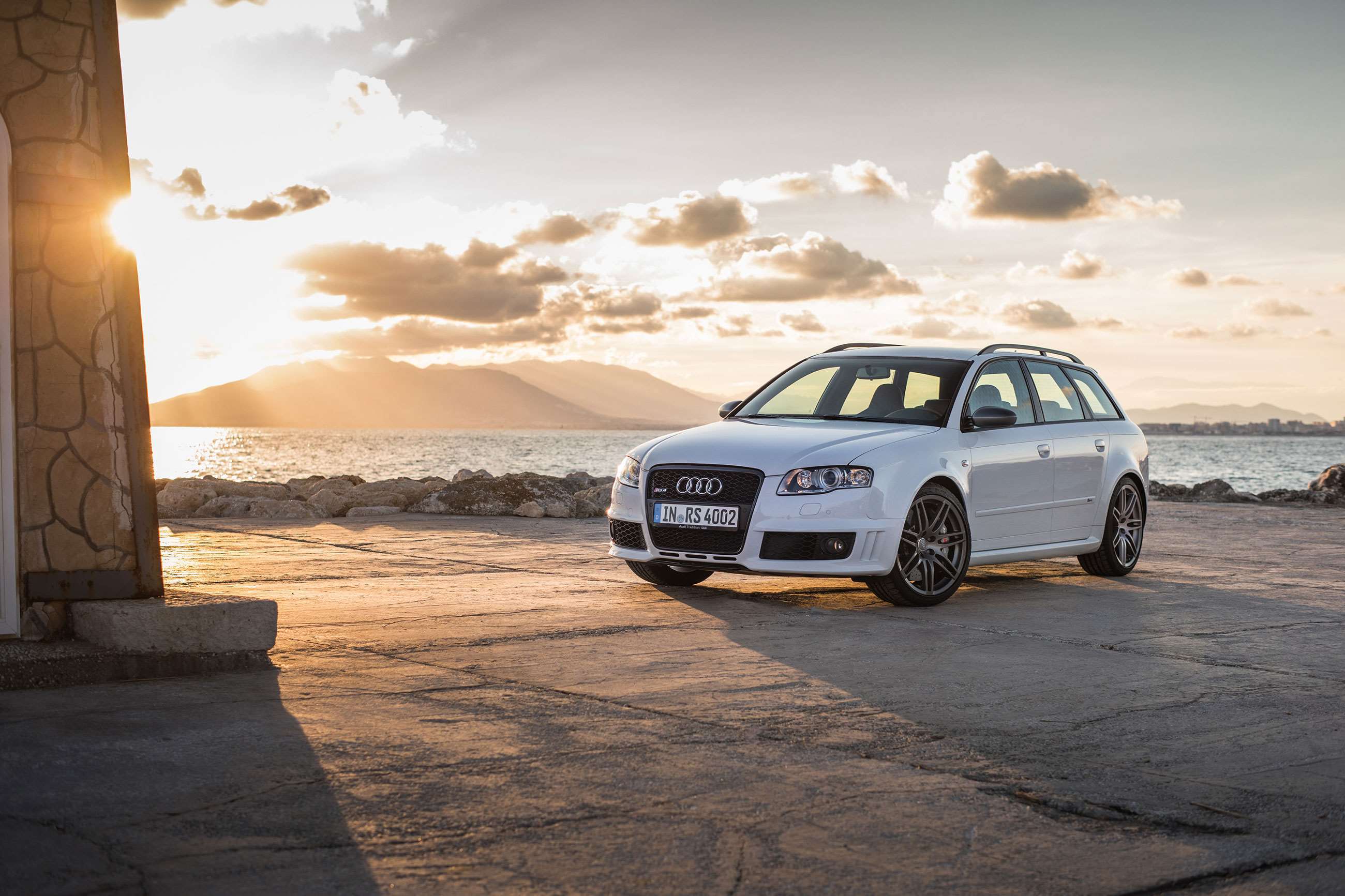 Eight regular cars with supercar engines (List) | GRR
