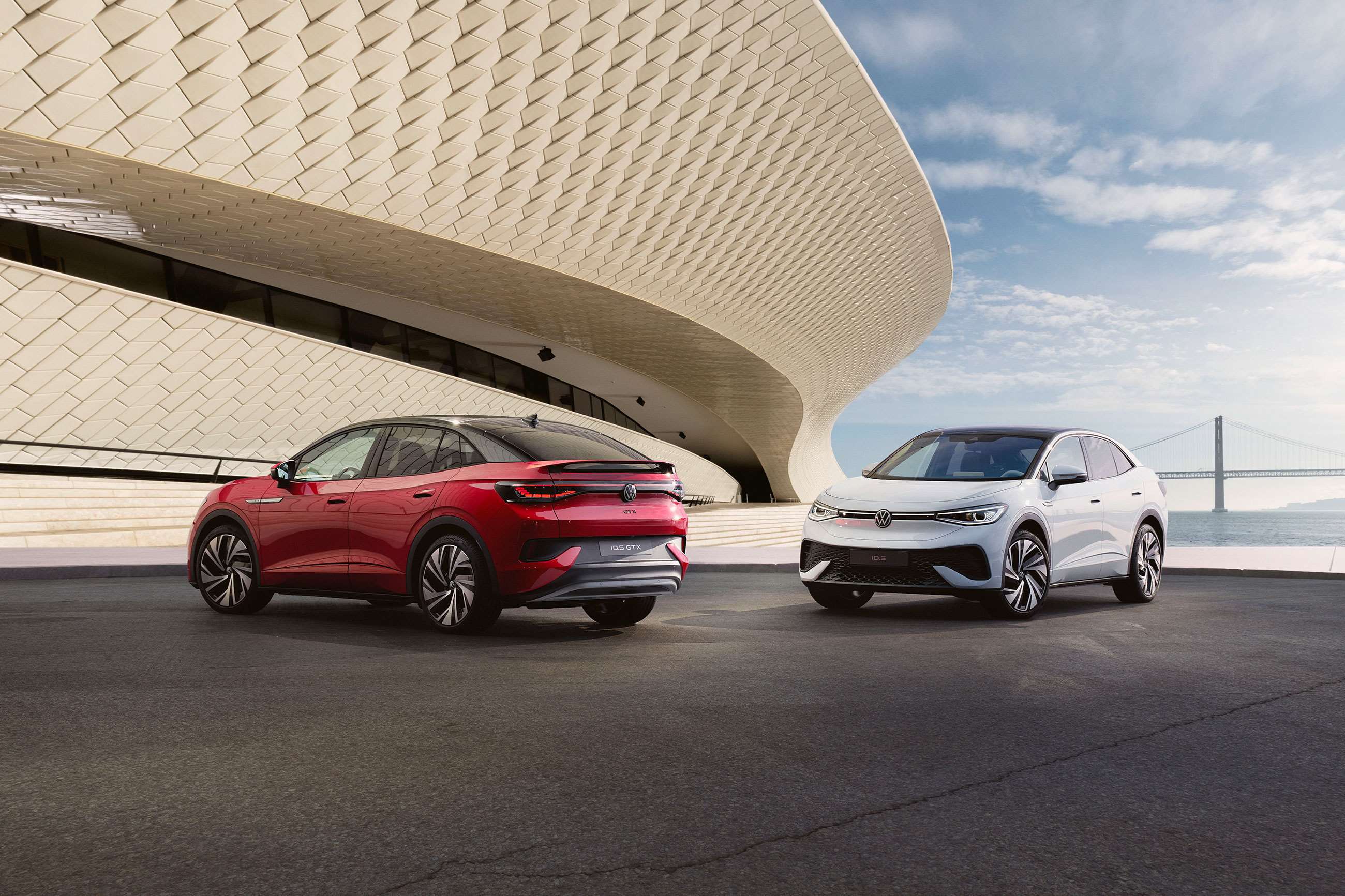 Volkswagen's ID.5 GTX is a hot EV SUV with a 300-mile range | GRR
