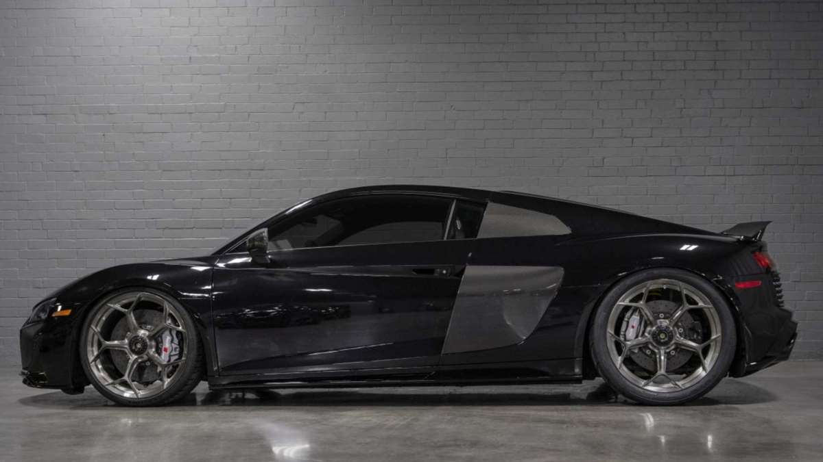 There’s finally a manual Audi R8 | GRR