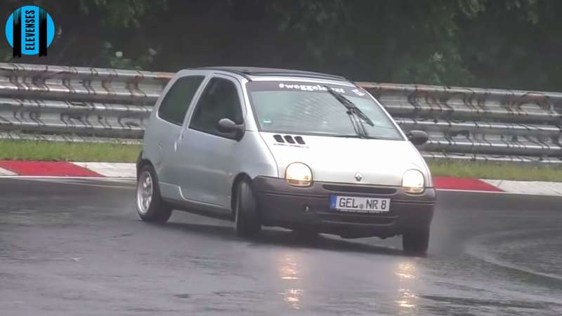 [Video] This Twingo is the fastest slow car of the Nürburgring | GRR