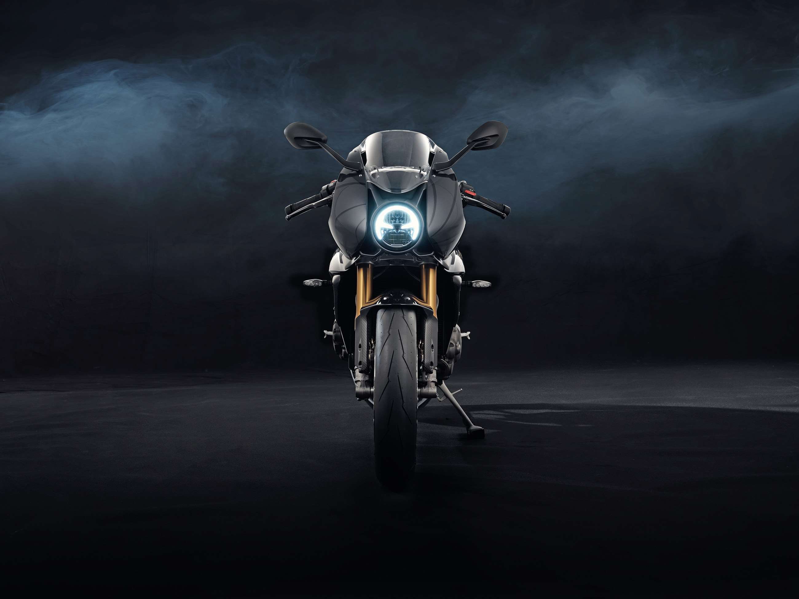 Triumph celebrates 60 years of 007 with Bond Edition | GRR