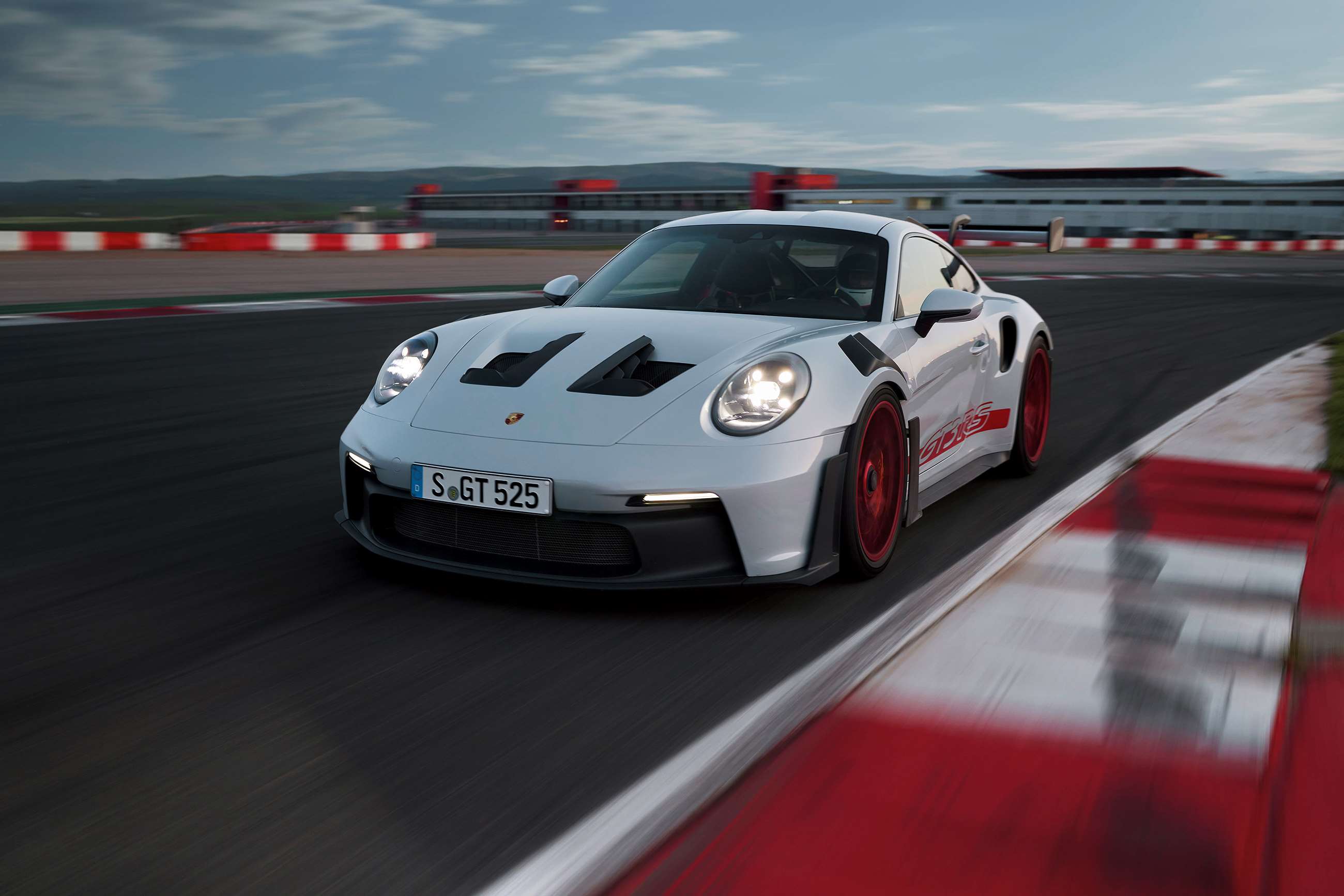 Porsche Unleashes New 525PS 911 GT3 RS GRR Porsche Unleashes New 525PS 911 GT3 RS GRR
