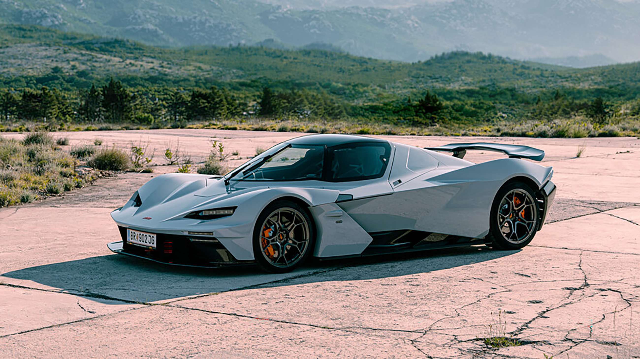 KTM X-Bow GT-XR has 500PS and a jet canopy | GRR