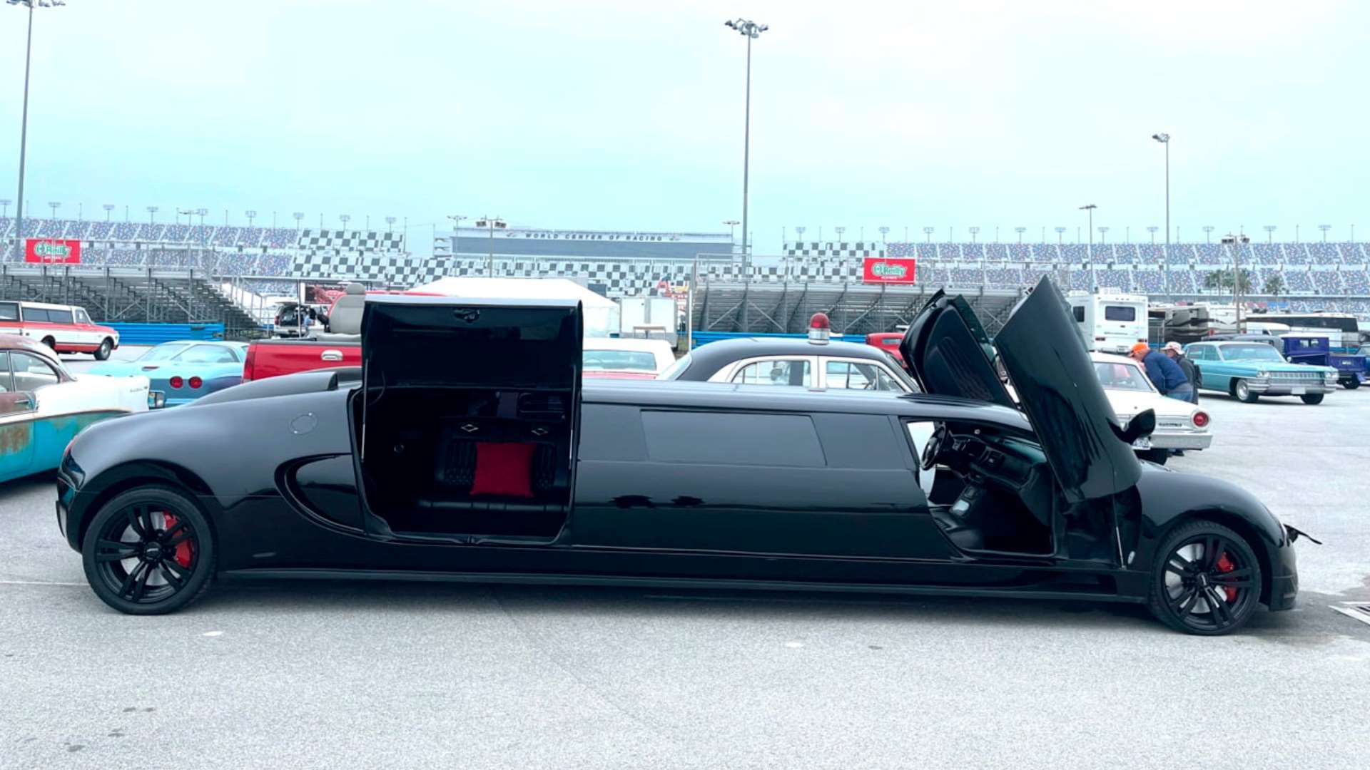 This custom limo mimics Bugatti Veyron a little too well | GRR