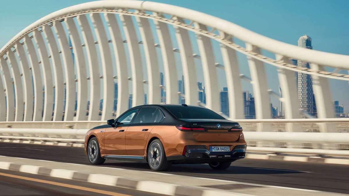 BMW i7 M70 is the ultimate 7 Series | GRR