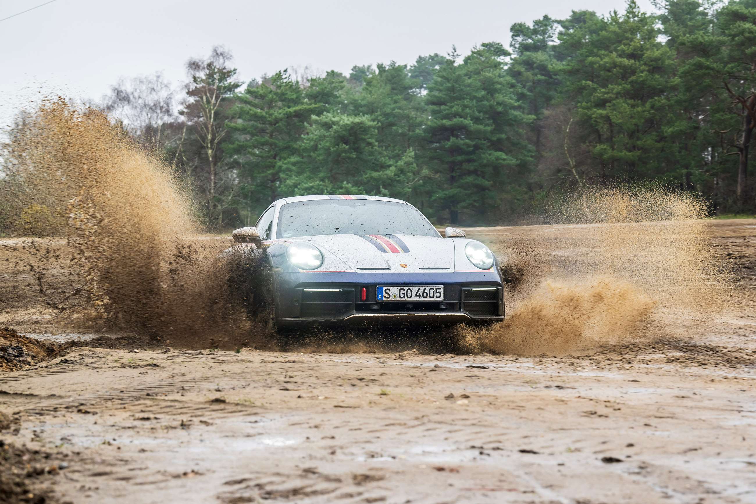 The genius of the Porsche 911 Dakar on the road | GRR