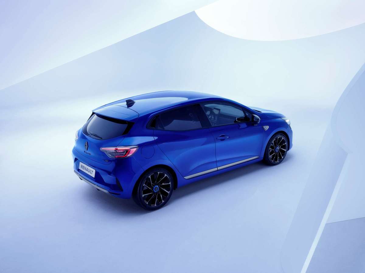 New hybrid Renault Clio gets an Alpine spec | GRR