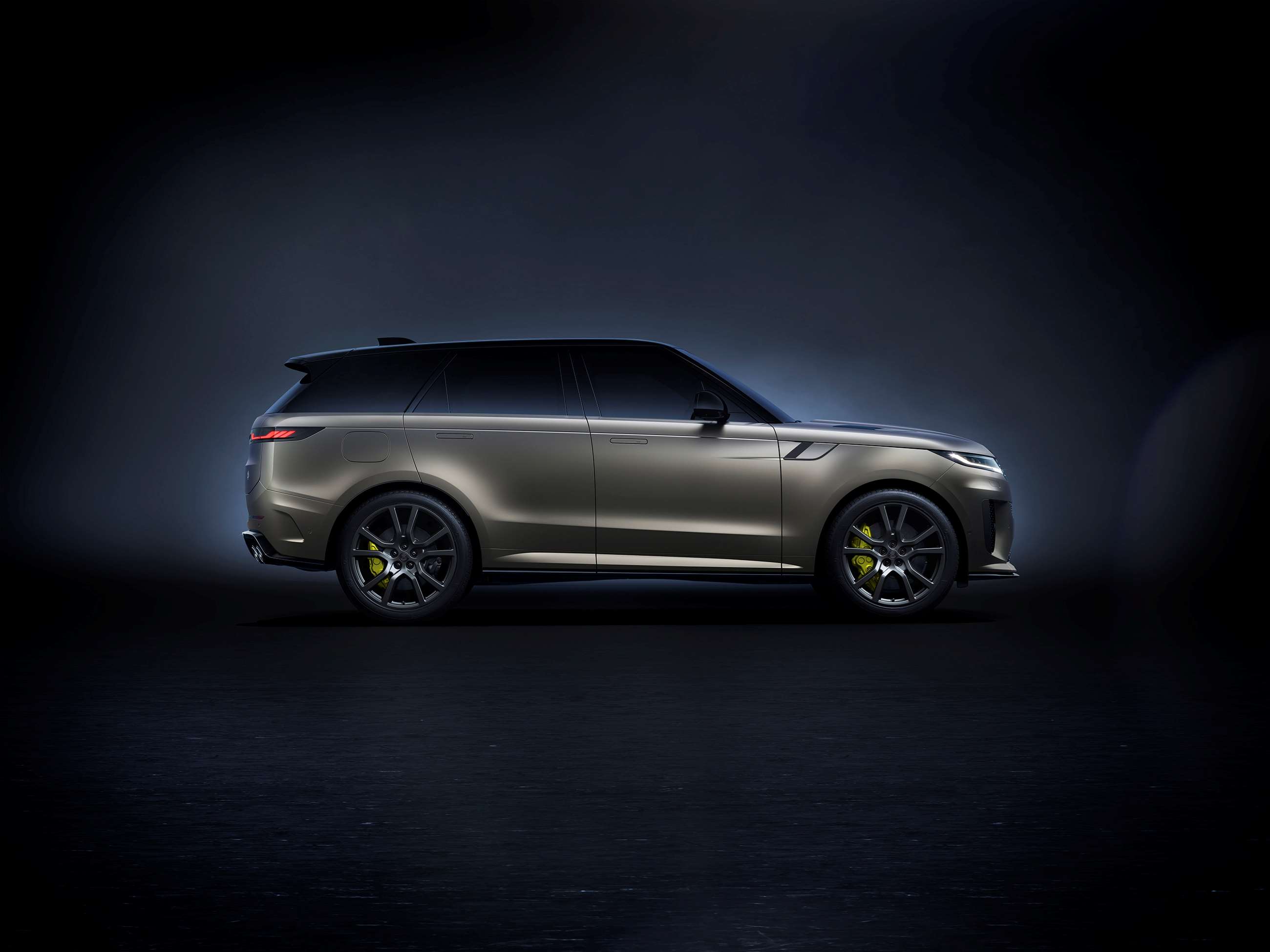 Range Rover Sport SV packs 635PS V8 and carbon wheels | GRR