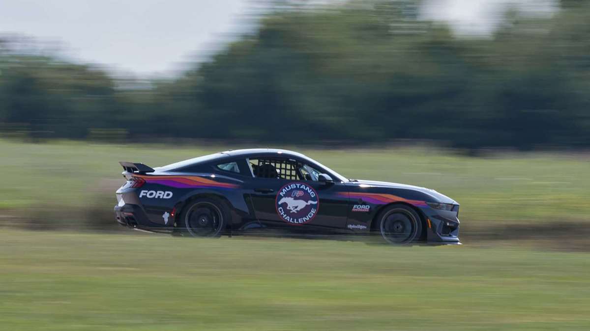 Ford Mustang Dark Horse R is a one-make muscle car racer | GRR