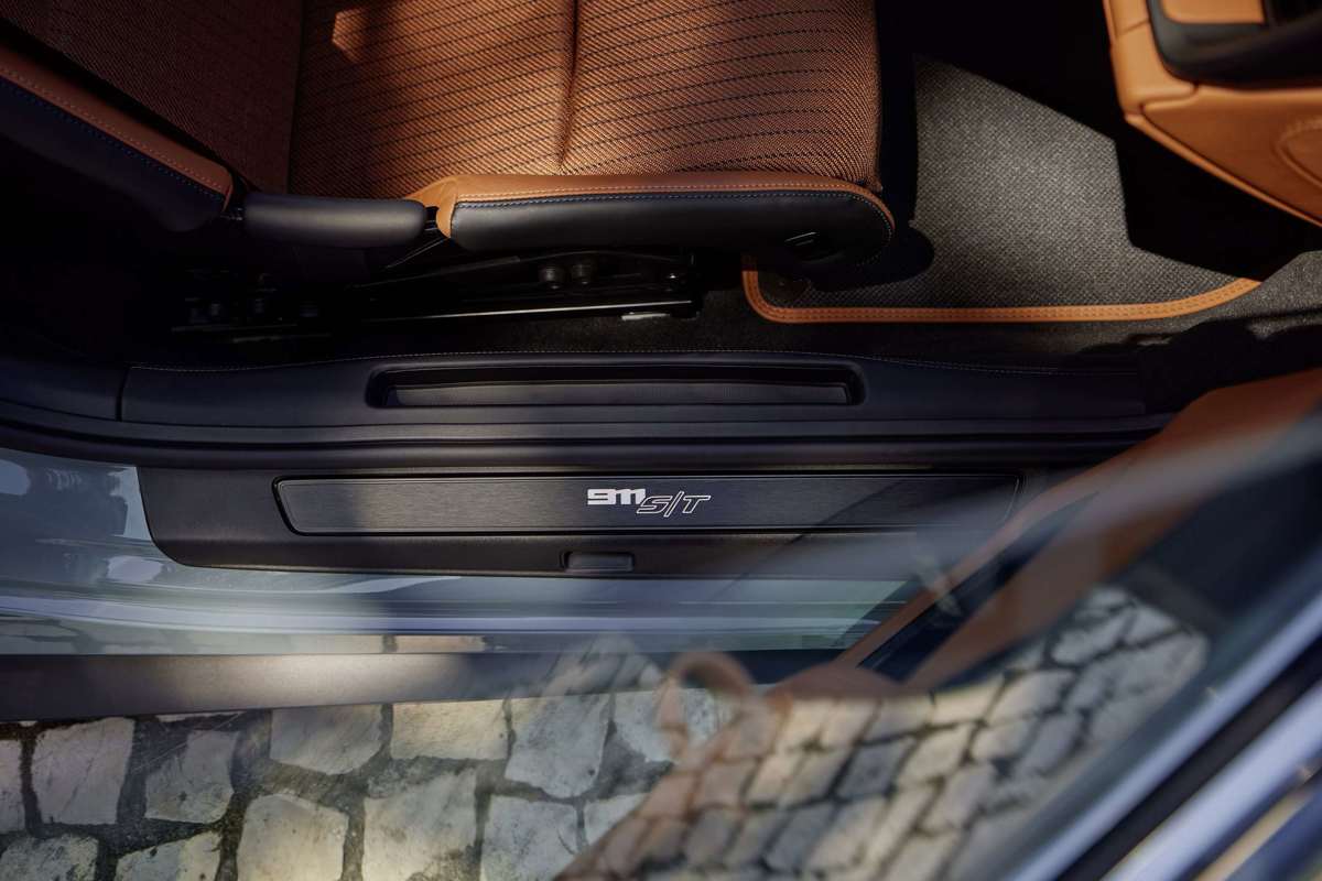 The Porsche 911 S/T is an extreme take on the GT3 Touring | GRR