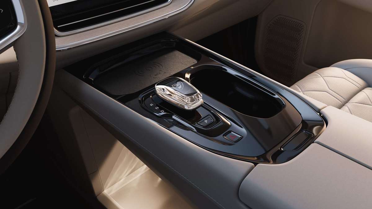 New Volvo EM90 signals the return of the MPV | GRR