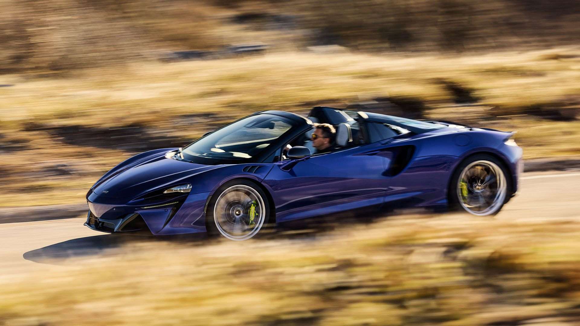 McLaren Artura Spider packs power bump and a pop-top | GRR