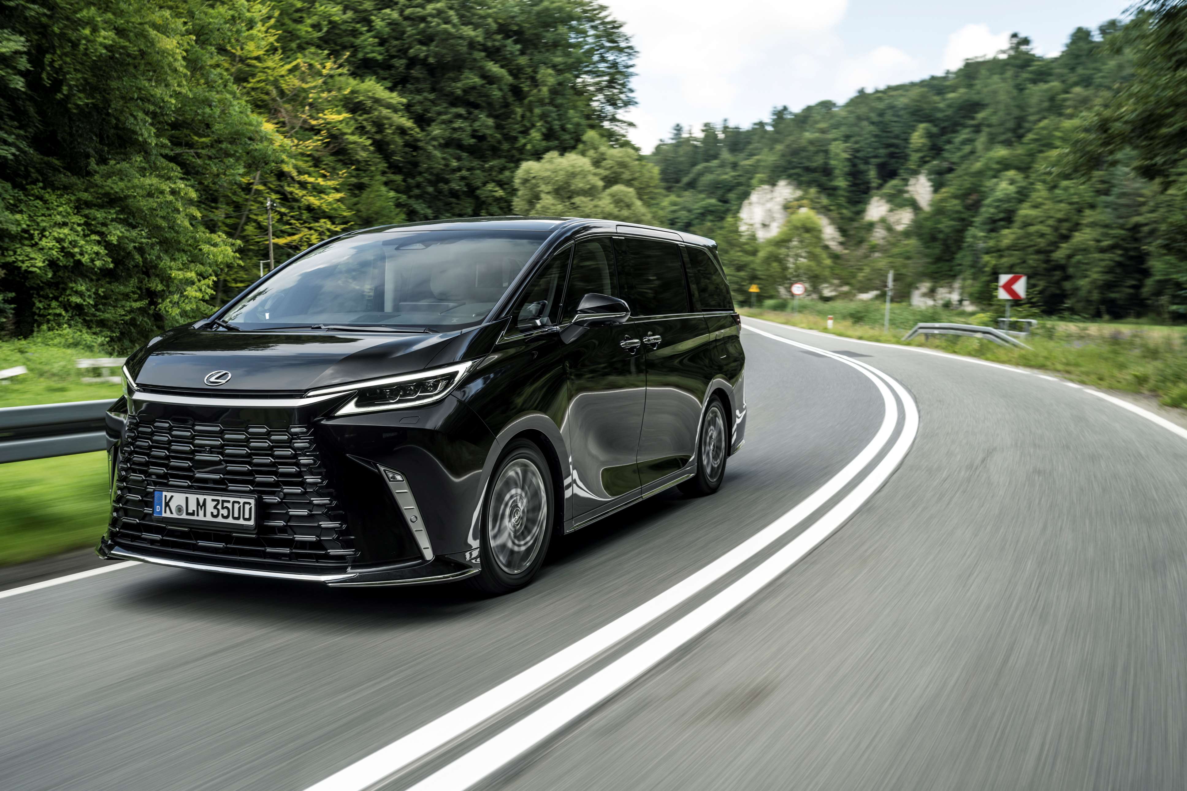 The 10 best cars for extra-large families