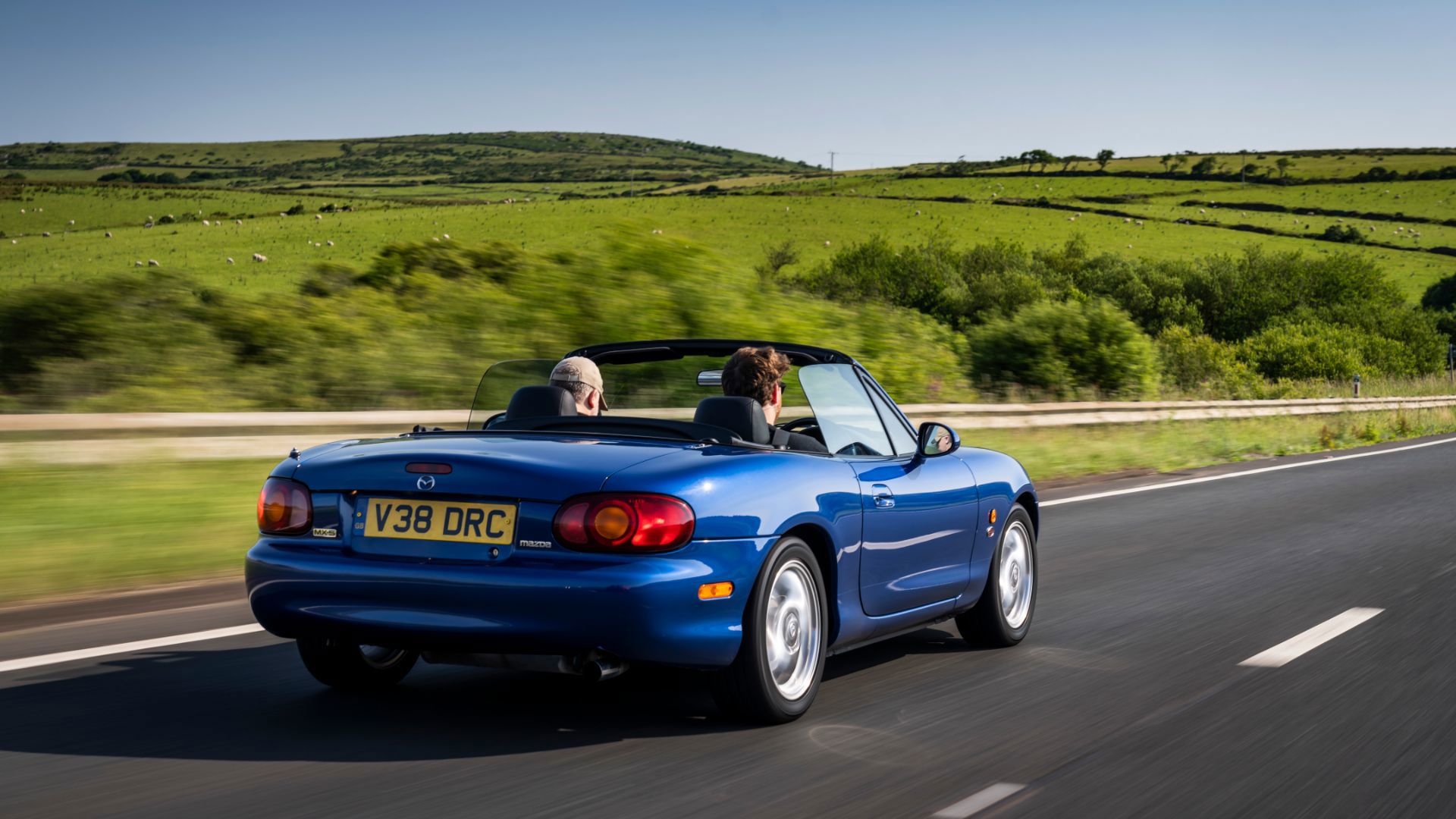 World first: Driving 1,000 miles from Land's End to John o' Groats on ...