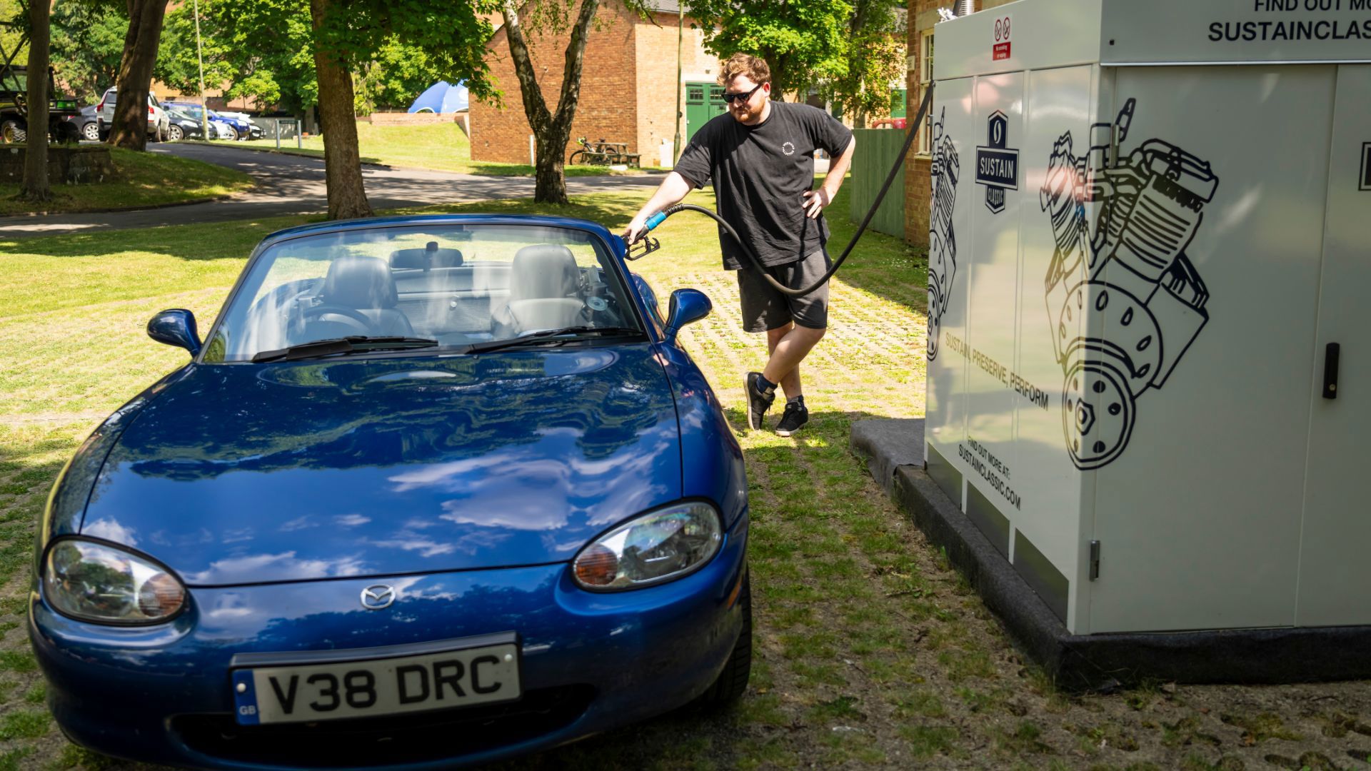World first: Driving 1,000 miles from Land's End to John o' Groats on ...
