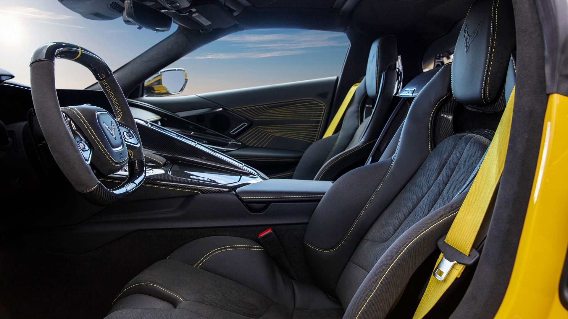 2025 Corvette ZR1 gets split-window and over 1,000PS | GRR