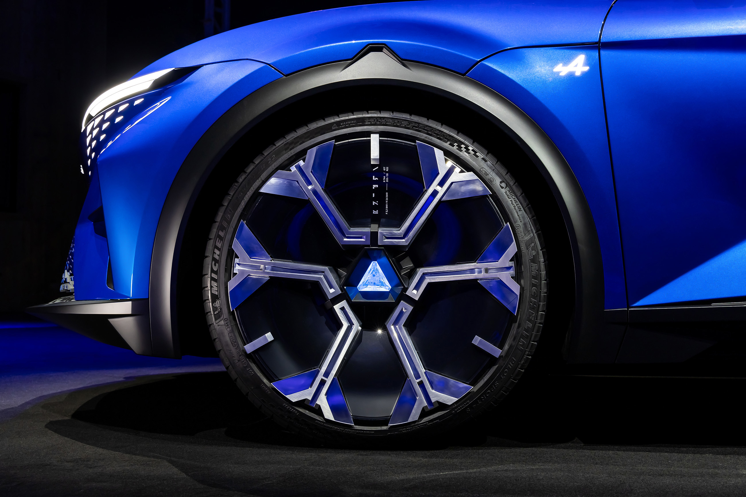 Alpine previews its first crossover with the Alpine A390_β | GRR