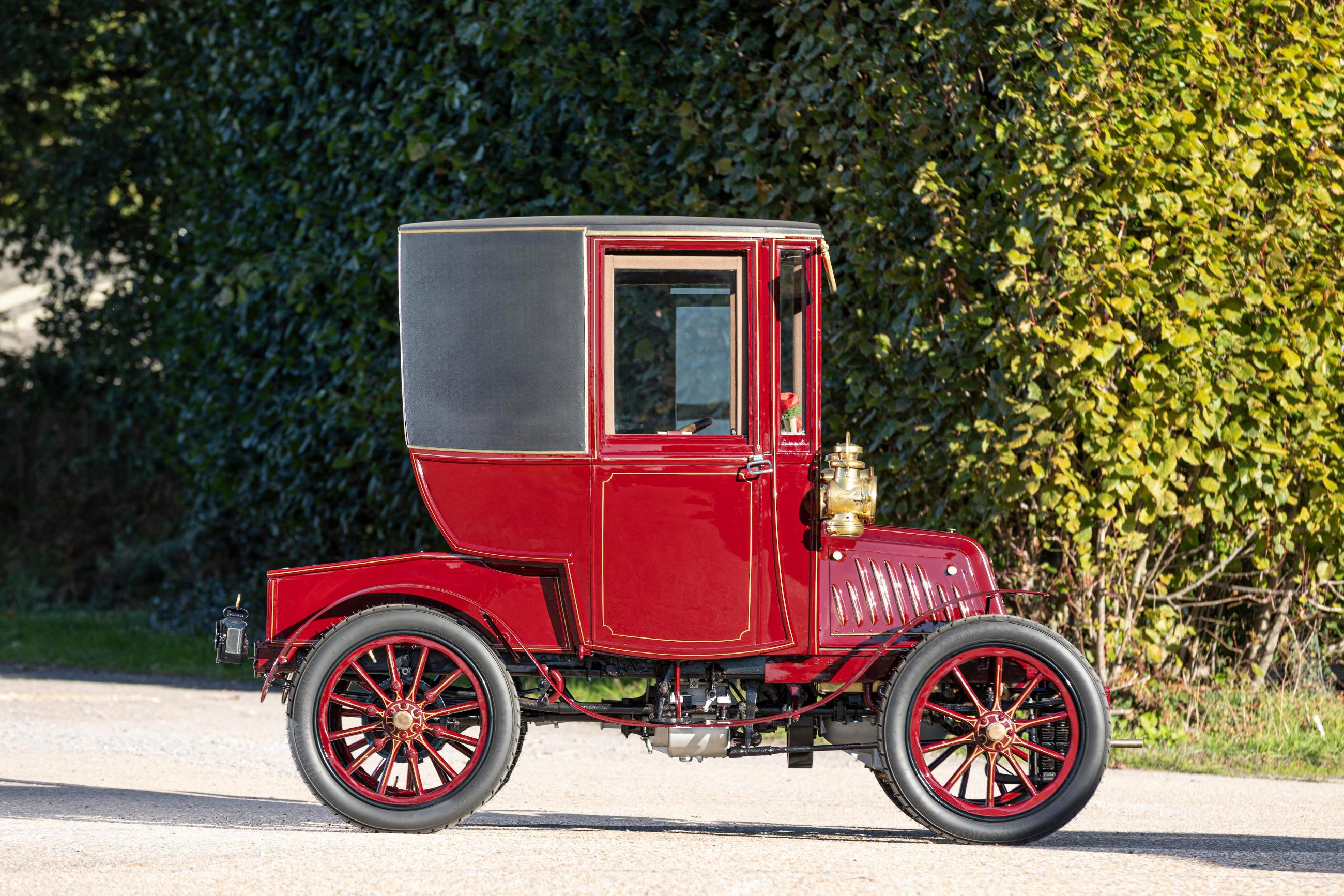 This Georges Richard is one of the most photographed cars on the London ...